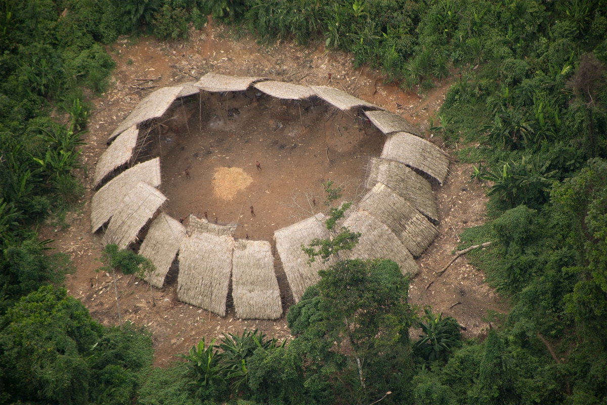 Rare Photos of Brazilian Tribe Spur Pleas to Protect It