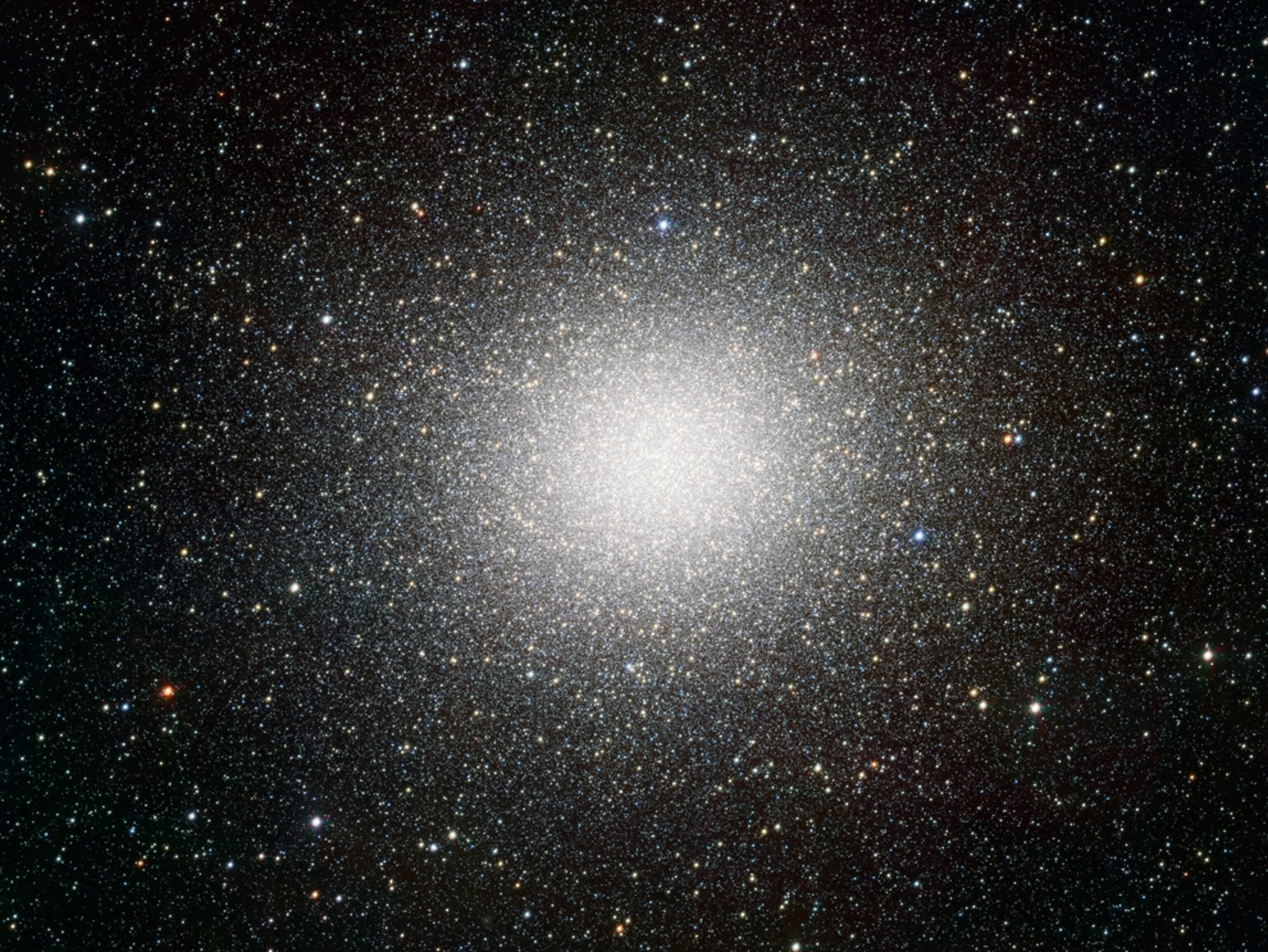 Space Pictures This Week: Galaxy Tendrils, Star Glob | National Geographic