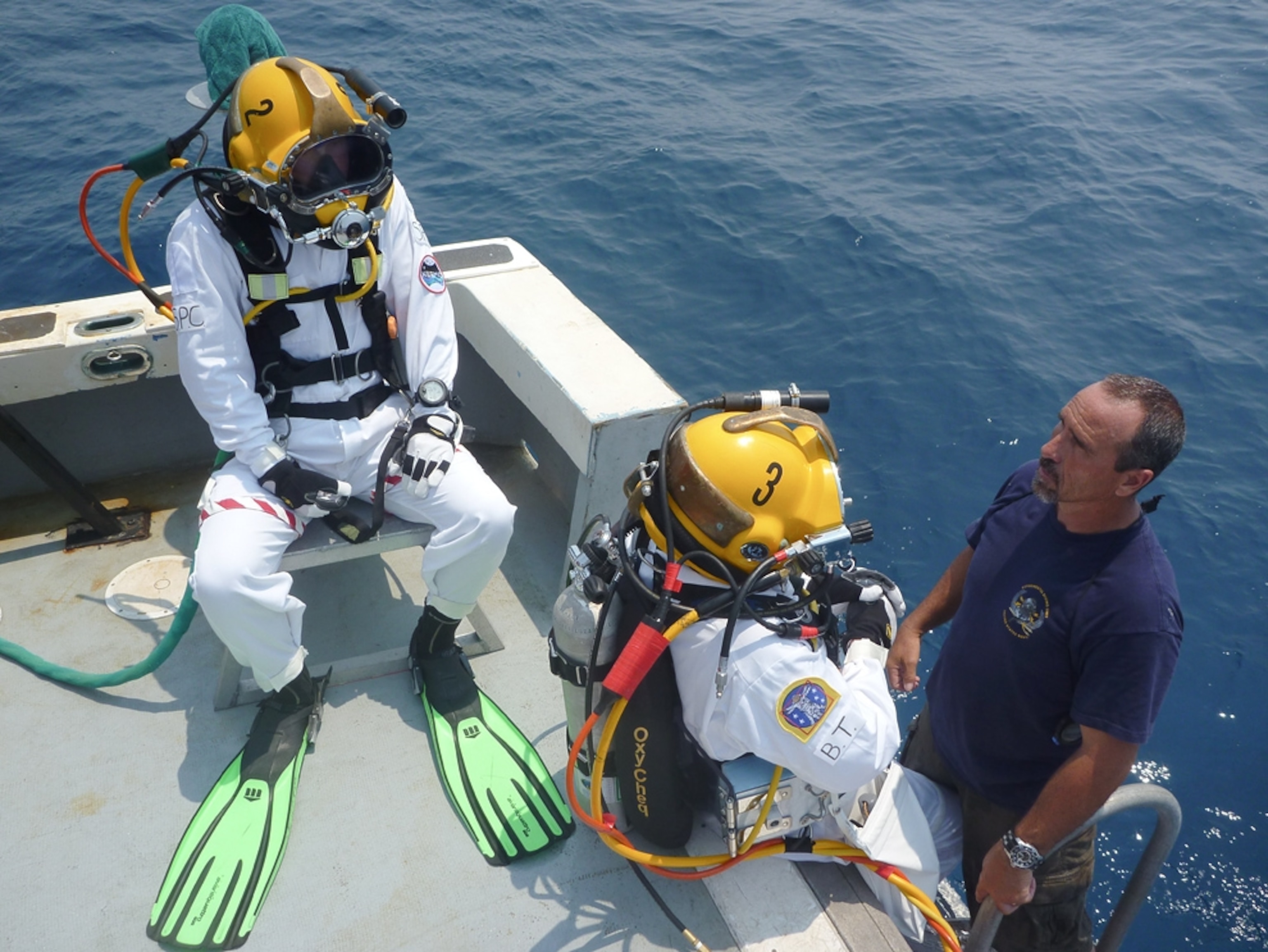 Pictures: NASA Lands on Underwater "Asteroid"
