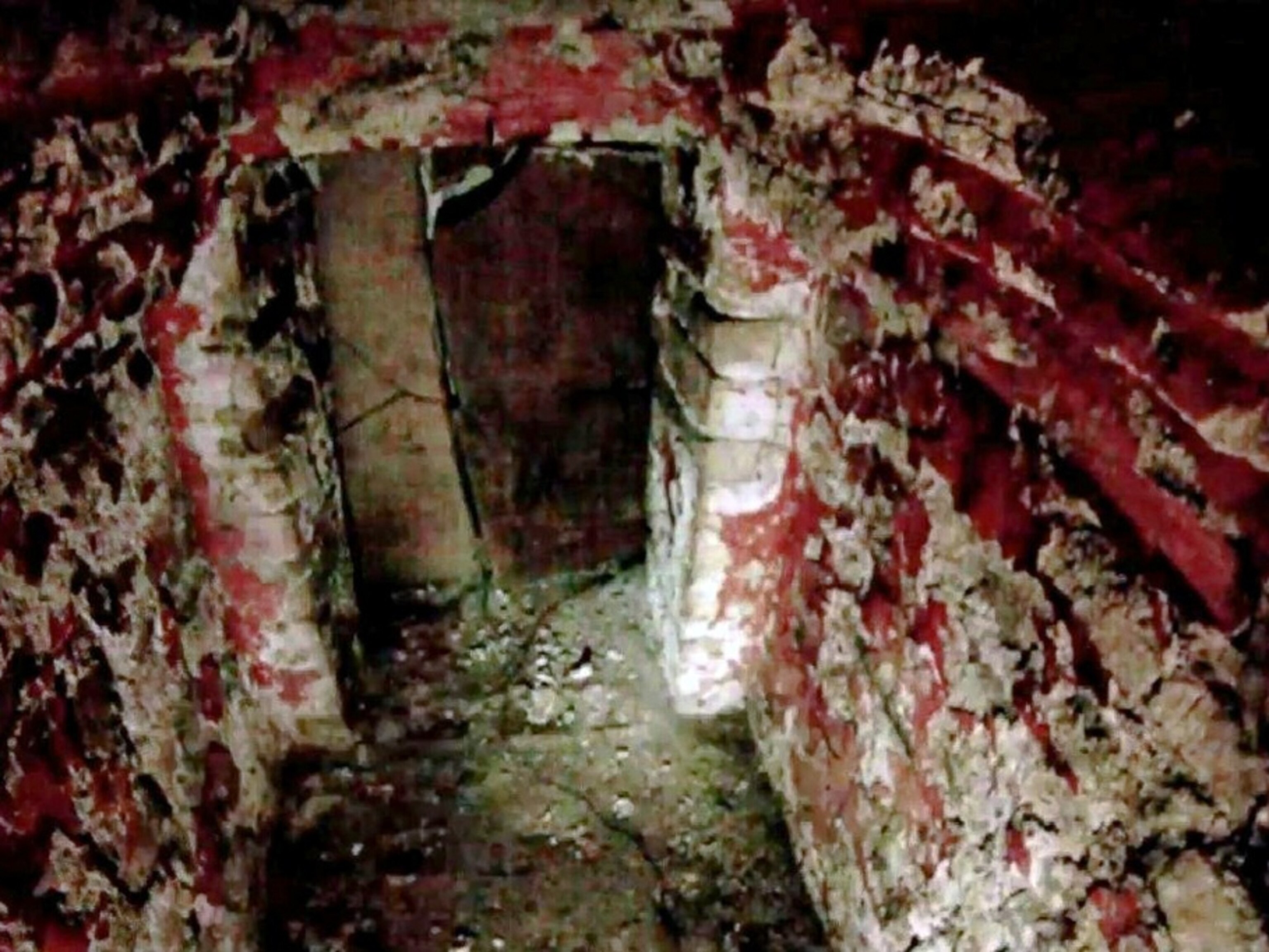 Pictures: Mysterious Maya Tomb Explored for First Time