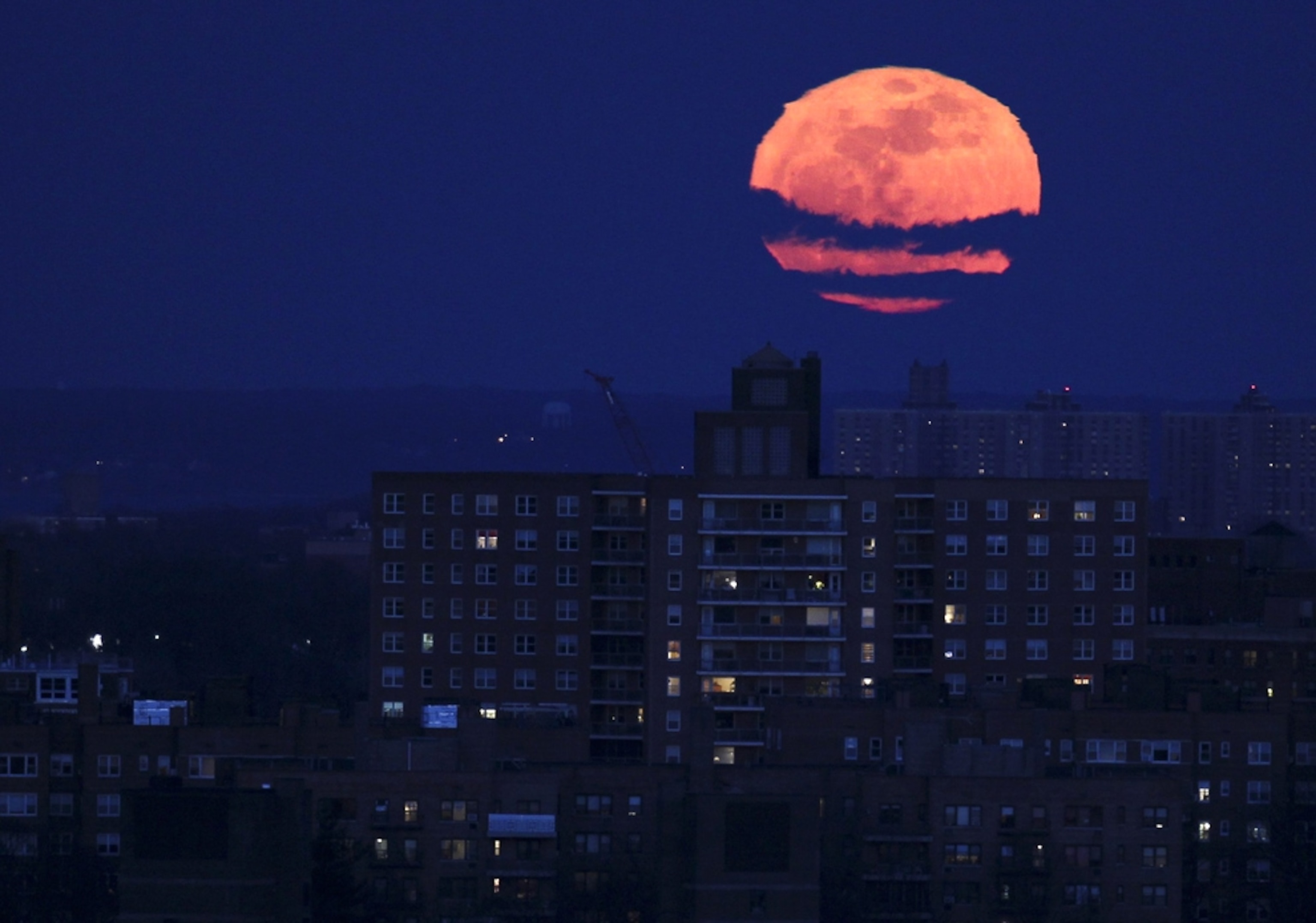 Supermoon Pictures: Best Shots of Biggest Full Moon | National Geographic