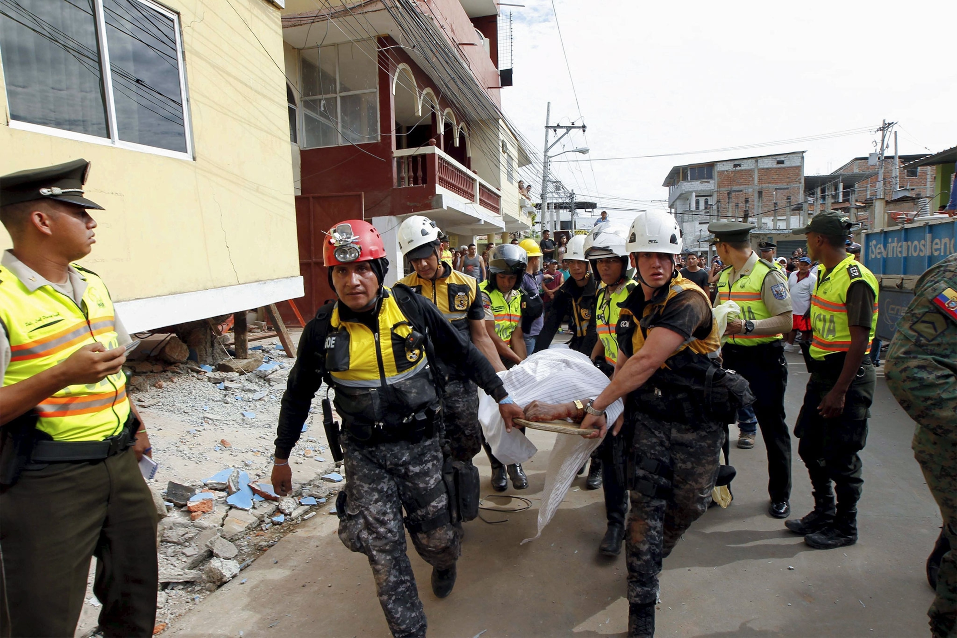 Ecuador's Deadly Earthquake in Pictures