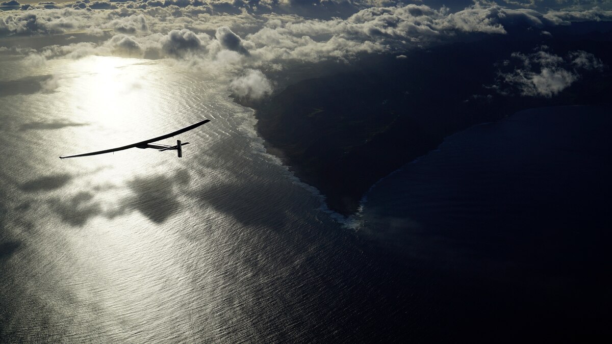 Solar Plane Lands in U.S. on Record Voyage | National Geographic