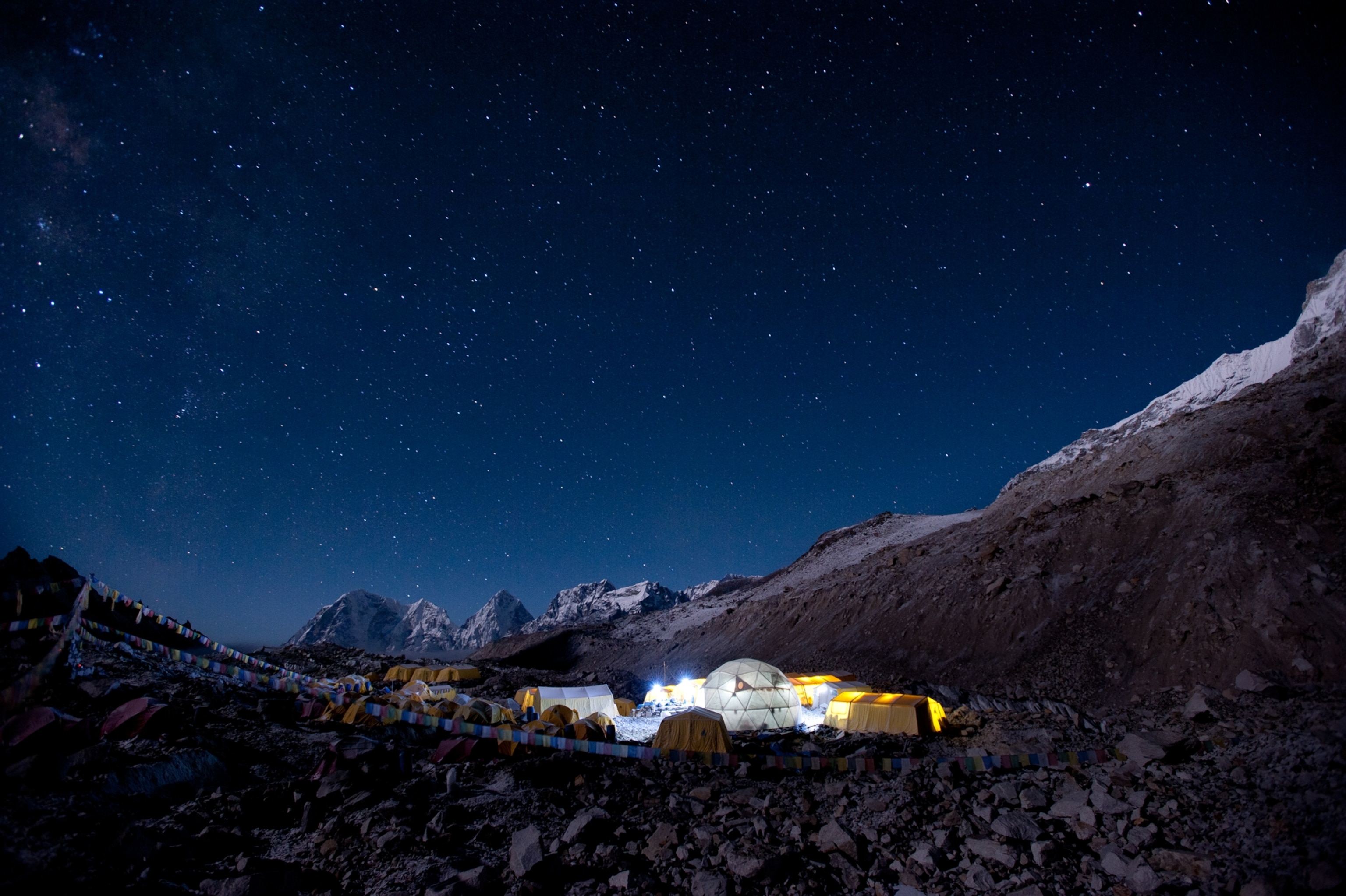 On Mount Everest, Seeking Biogas Energy in a Mountain of Waste