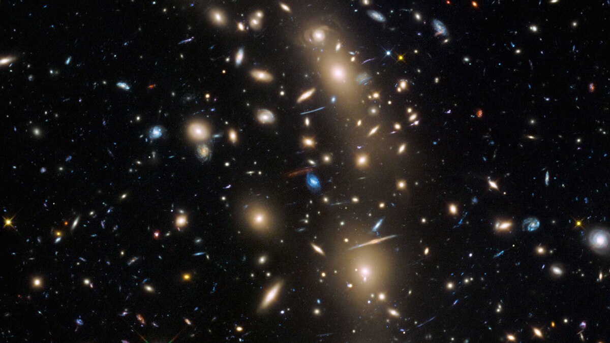 New Hubble Picture Reveals a Warped View of Galaxies | National Geographic