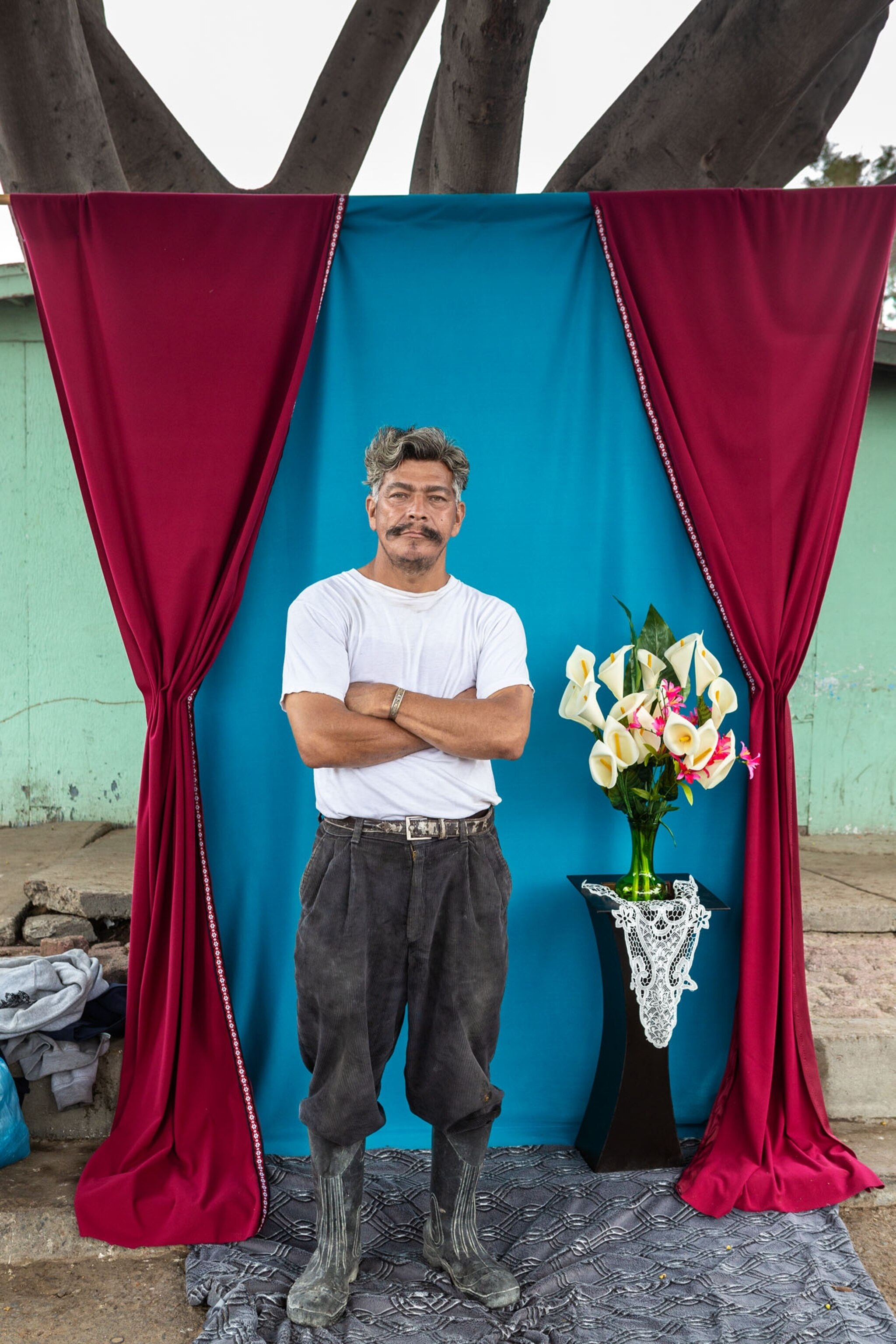 In Tijuana, a photographer makes portraits of migrants and locals