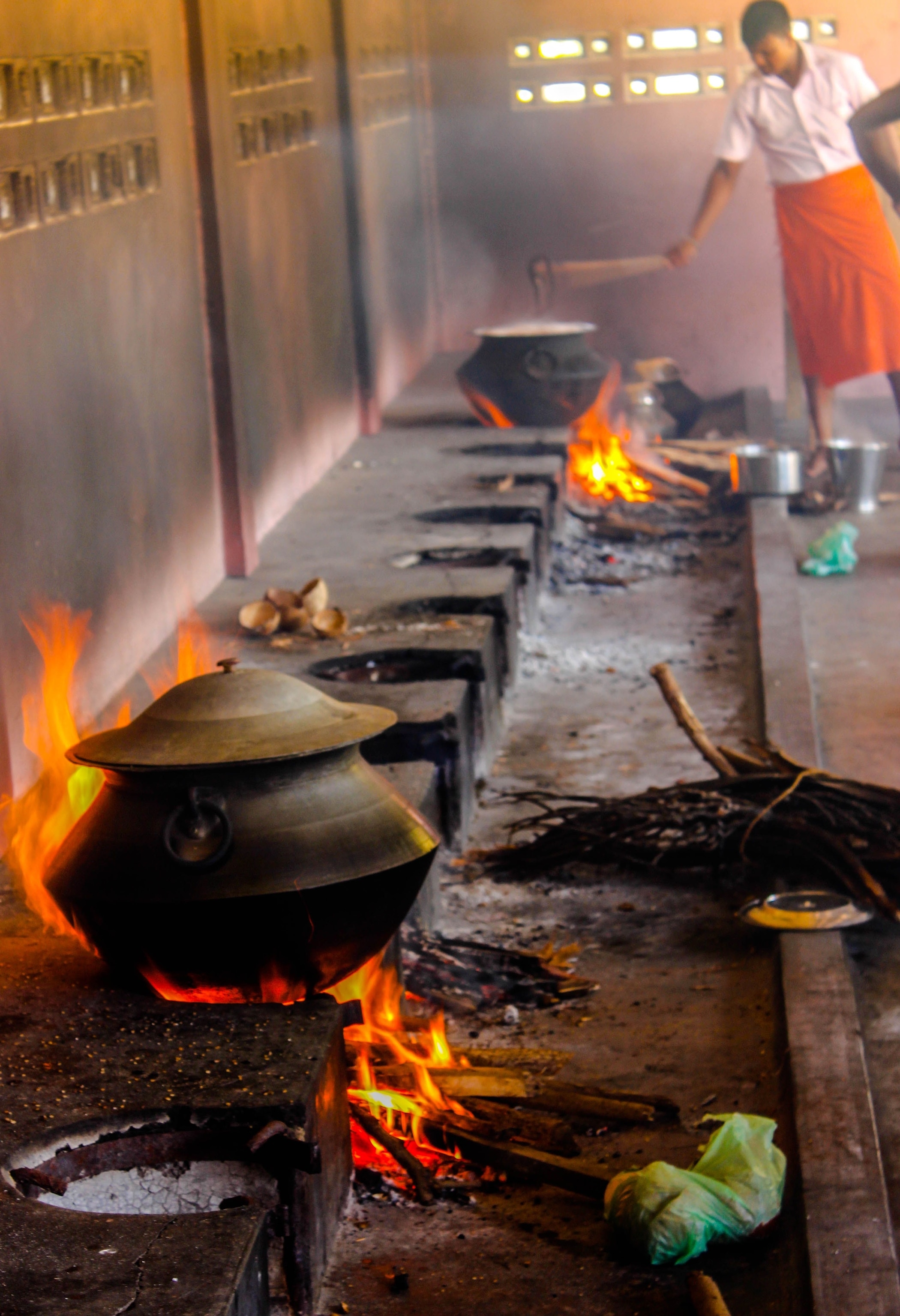 Making Chicken, Stew, or Stir-Fry? There’s a Pot for That | National ...