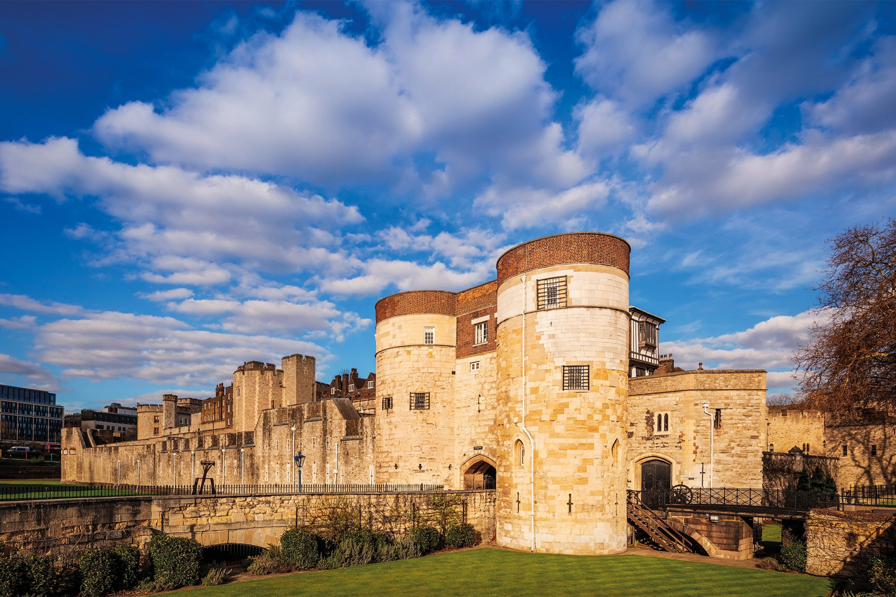 The Tower of London has impressed—and terrified—people for nearly 1,000 ...