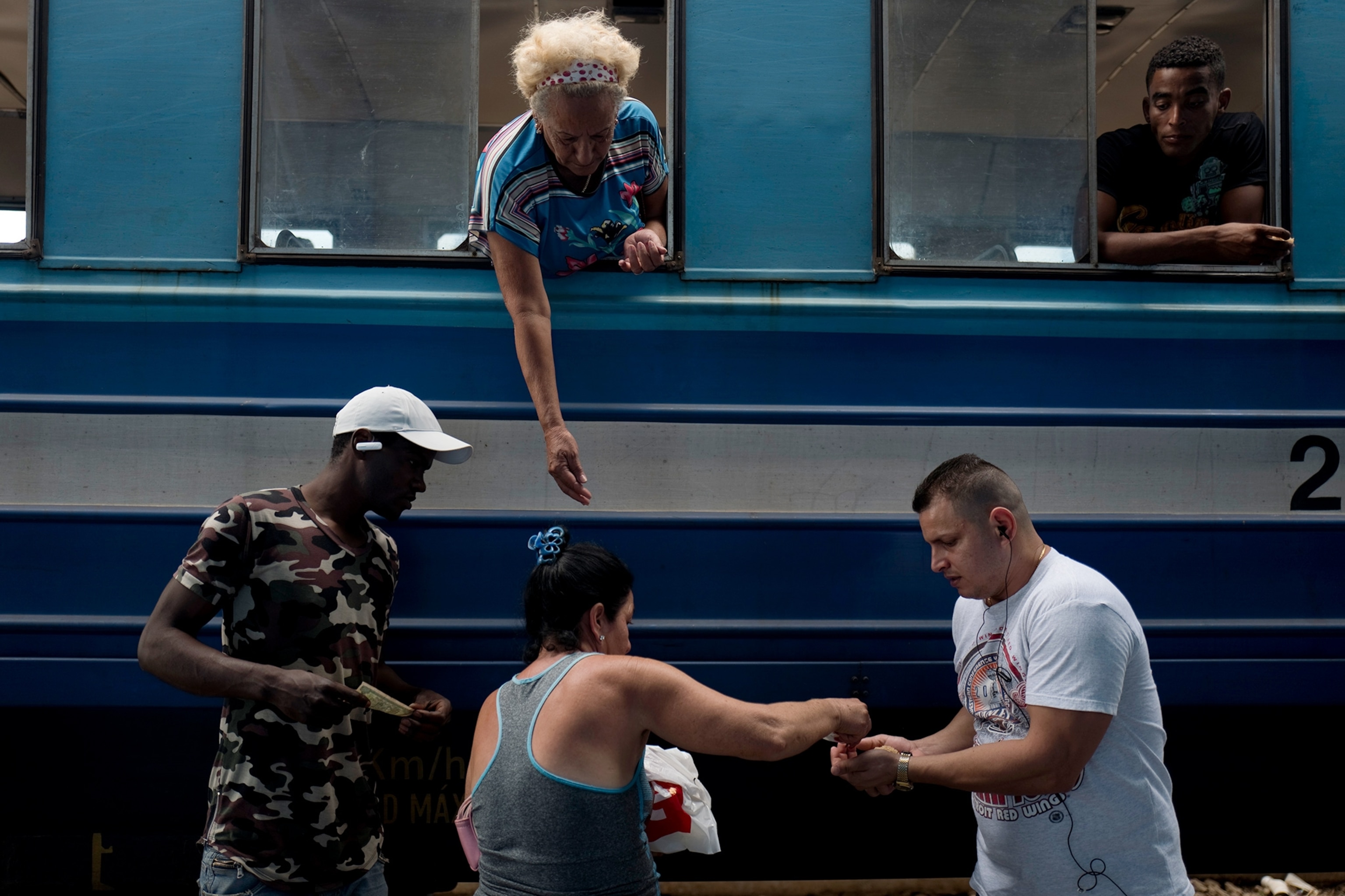 Pictures of Life Aboard Cuba's Aging Trains | National Geographic