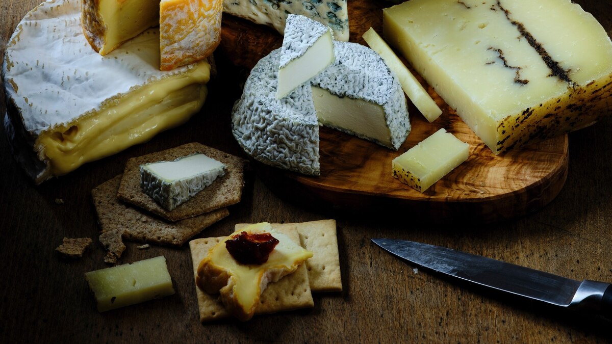 Create the perfect cheese board with these eight artisan varieties ...