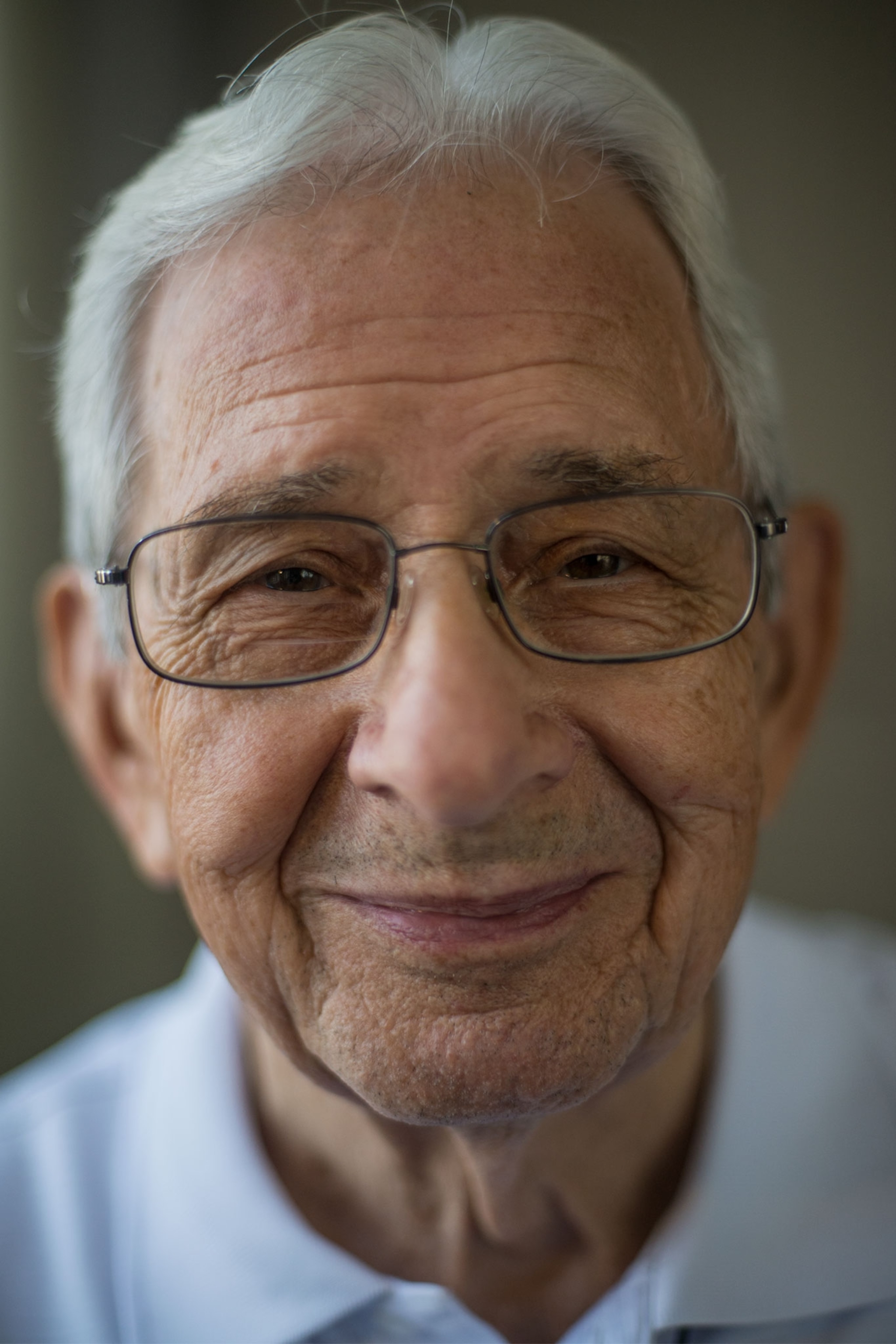 Warship's Last Survivors Recall Sinking in Shark-Infested Waters