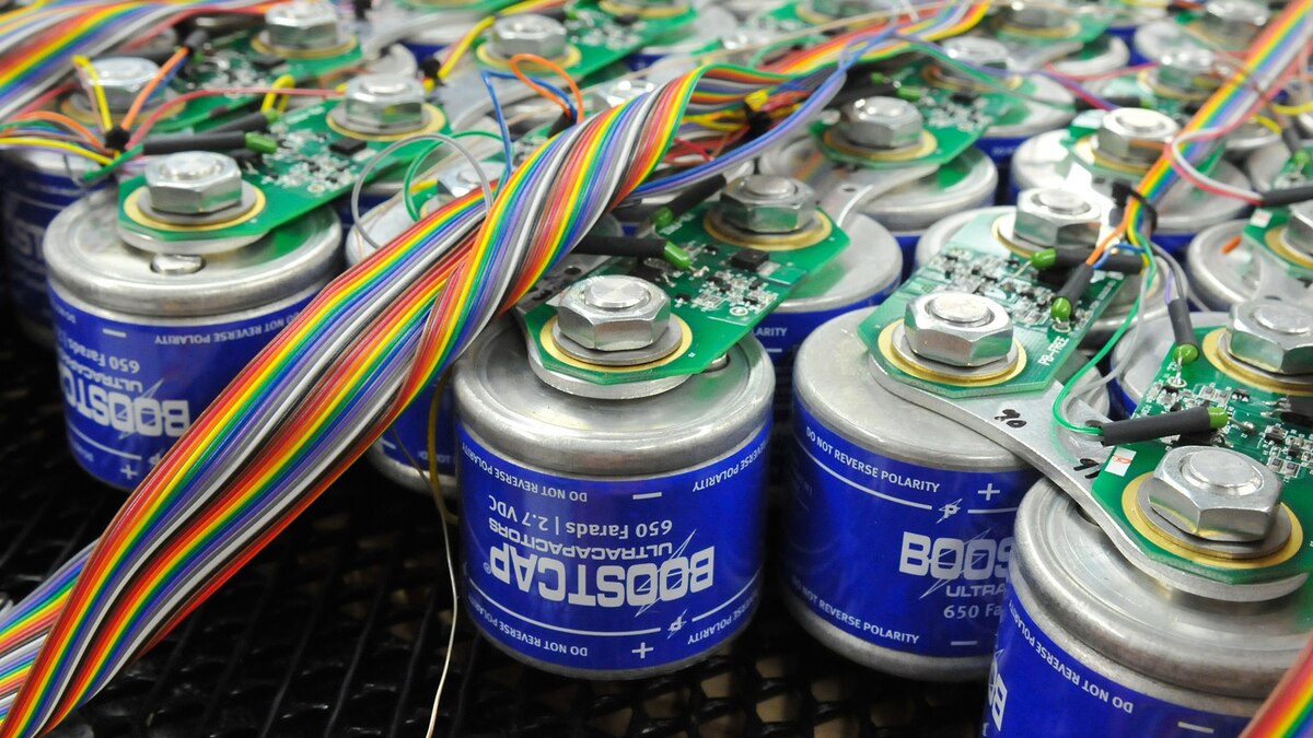 Supercapacitors Amp Up as an Alternative to Batteries | National Geographic