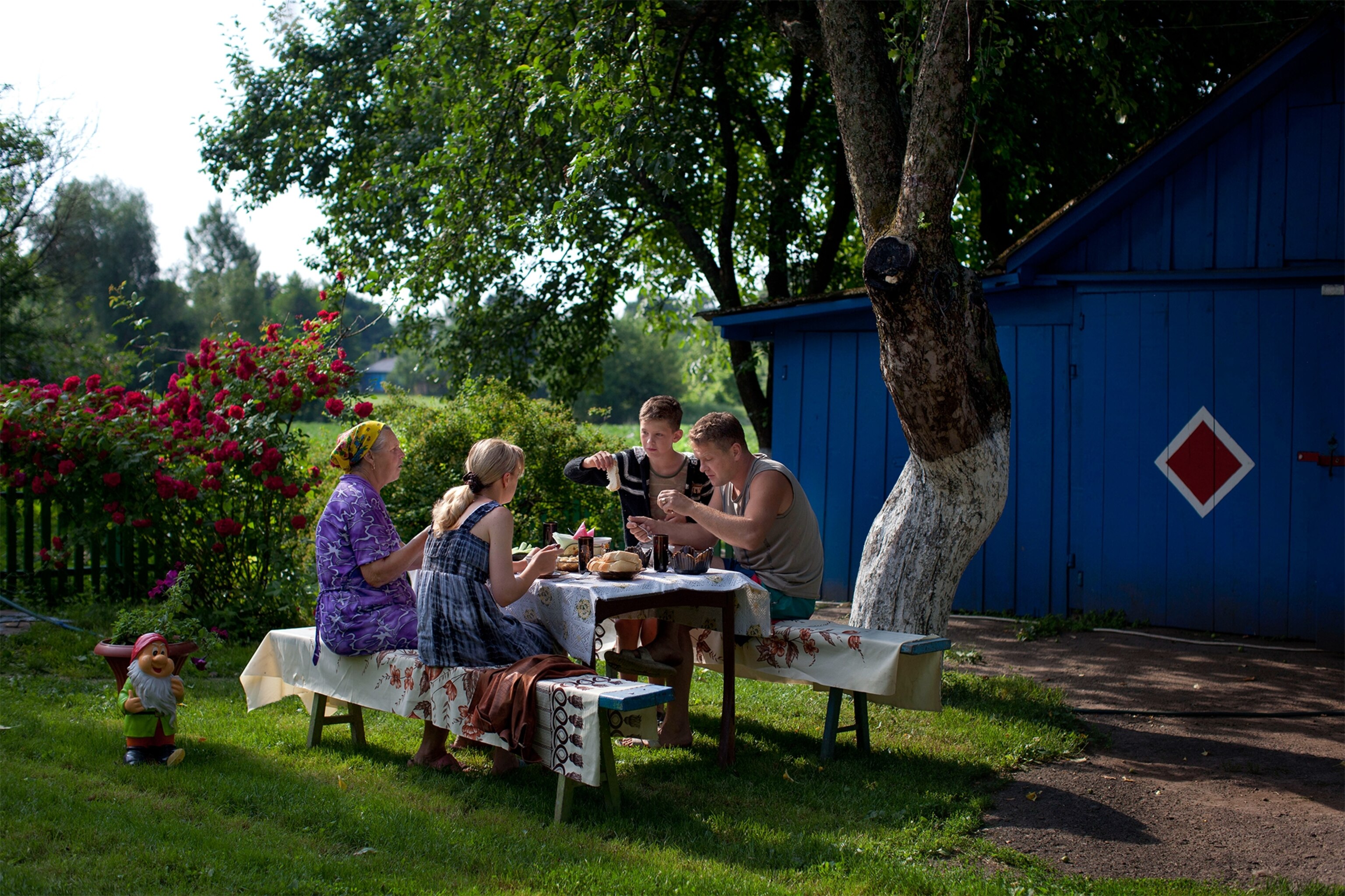 Pictures: Nice Day for a Picnic—a Century of Outdoor Eating Around the ...