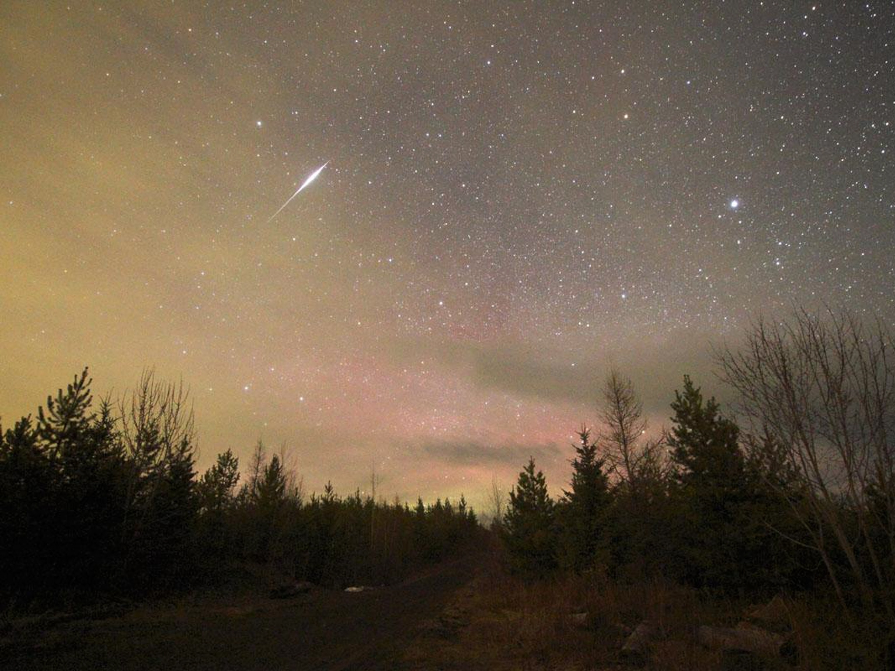 Pictures: Brilliant Geminid Meteors Dazzle Sky-Watchers