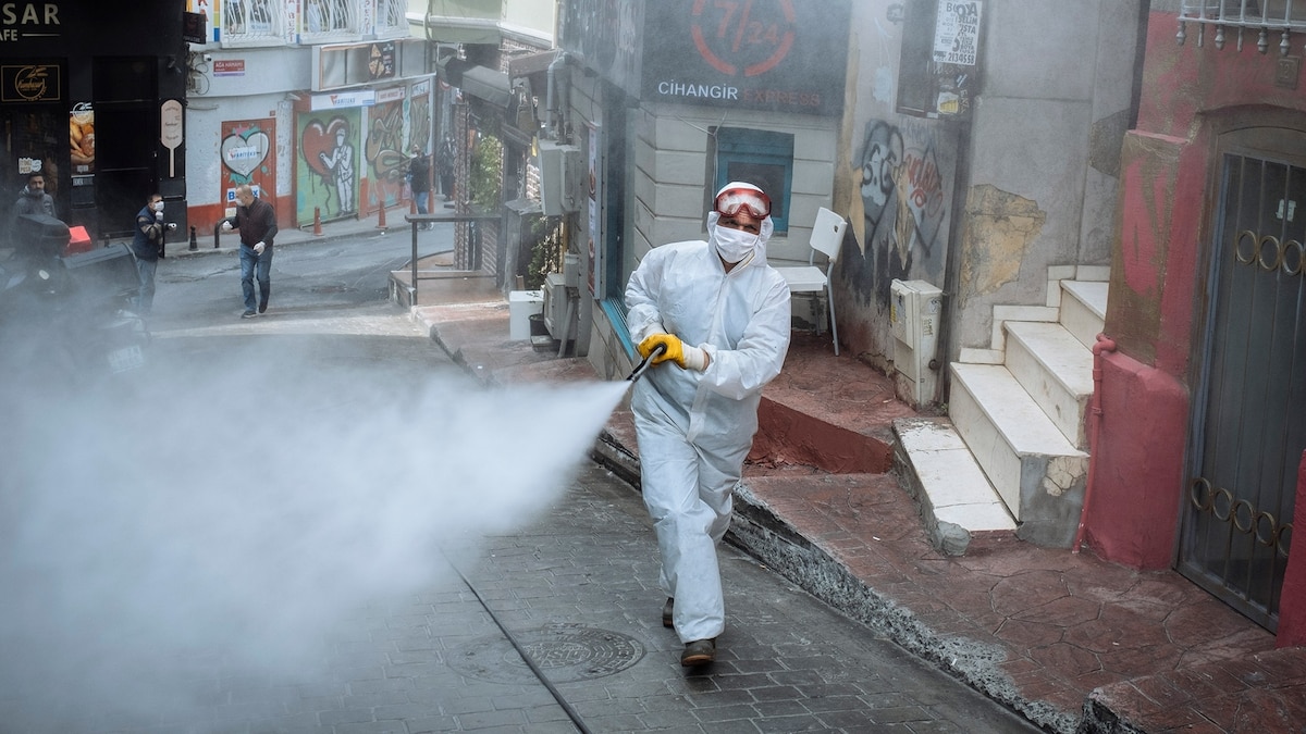 Photos show the world's essential workers serving on the front lines ...