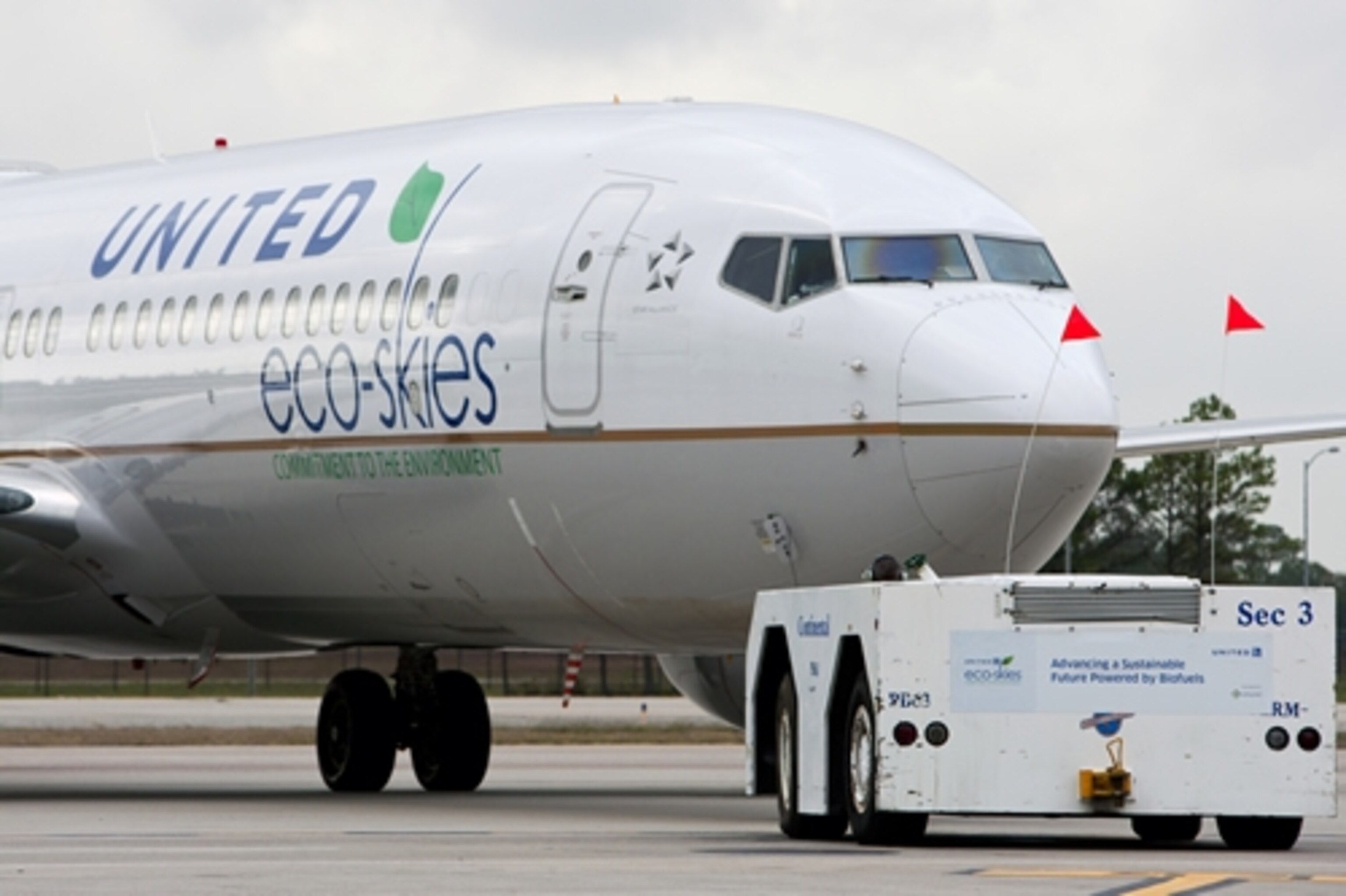 First Commercial U.S. Biofuel Flight Takes Off