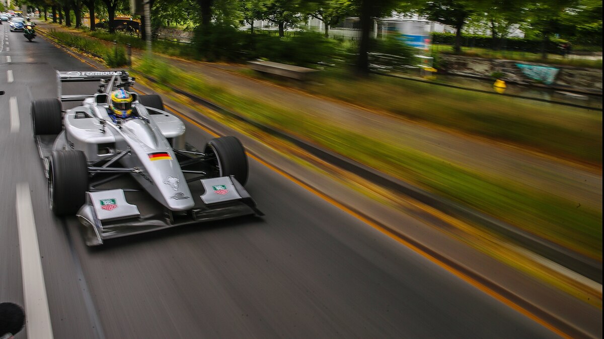 Electric Cars Hit Milestone With First Grand Prix Race Ahead | National ...