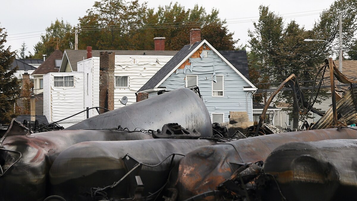 Oil Train Crash Probe Raises Five Key Issues on Cause | National Geographic