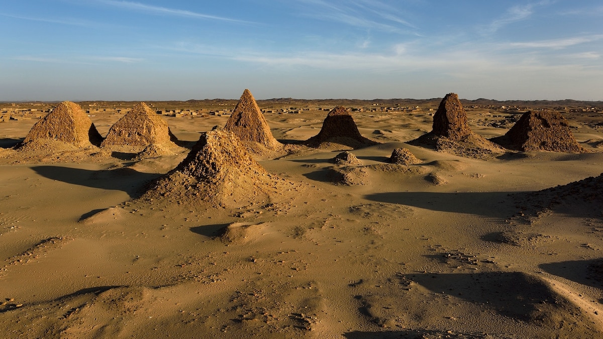 Dive beneath the pyramids of Sudan's black pharaohs | National Geographic