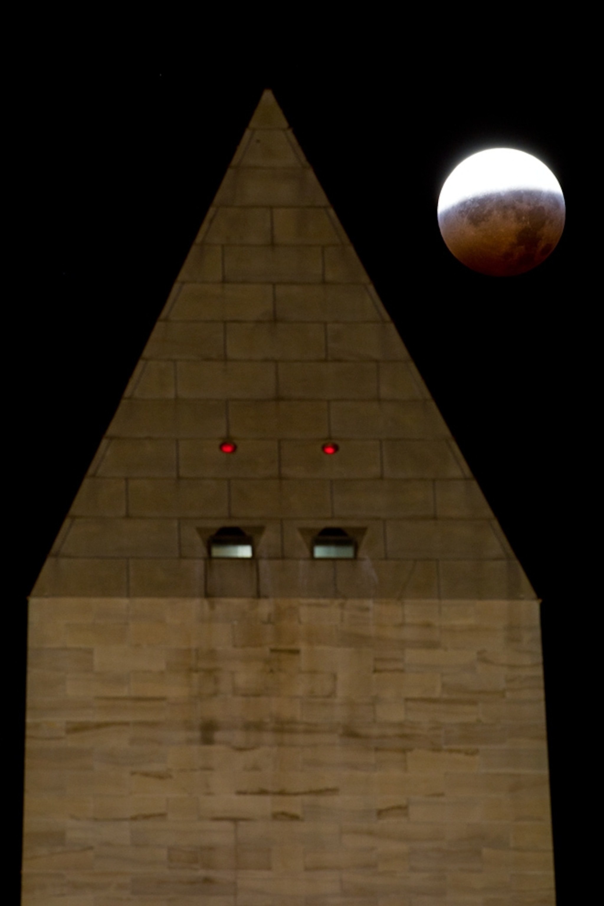 Lunar Eclipse 2010 Pictures: See What You Slept Through