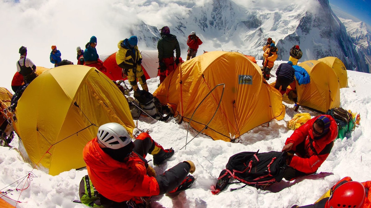 Avalanche Shuts Down Summit Attempts on K2 | National Geographic
