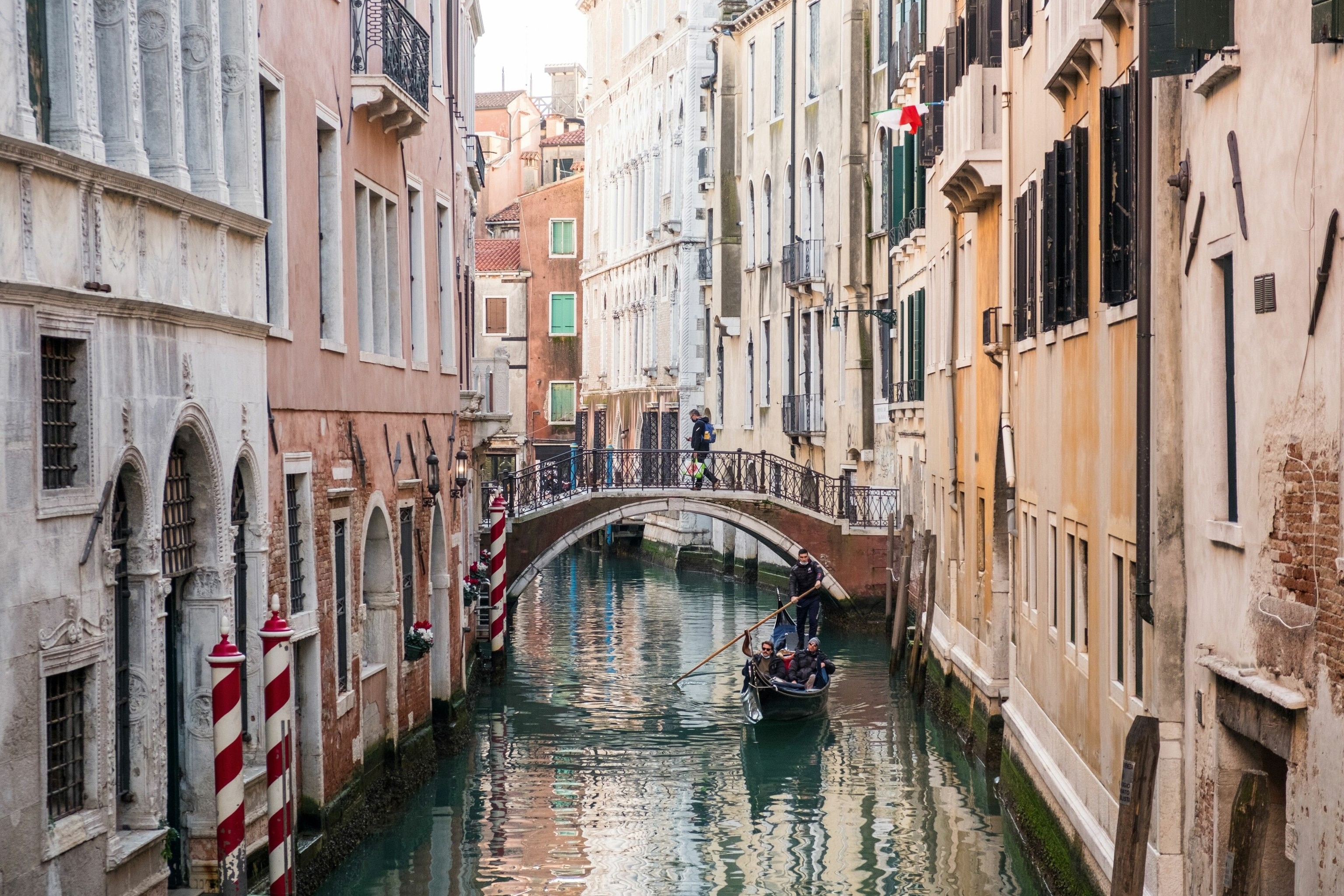 Meet the people keeping Venice's traditions alive, from paper marblers ...