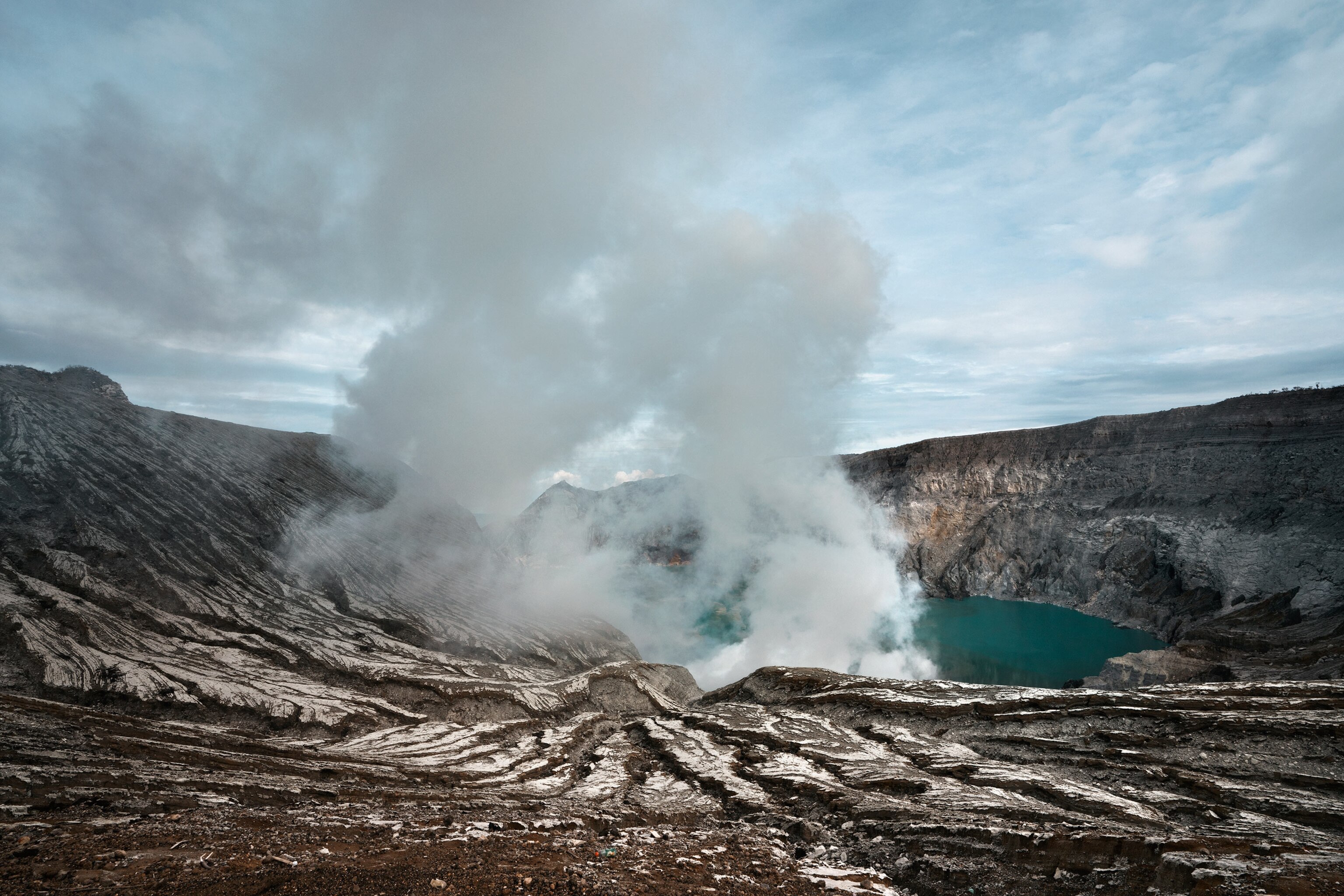 Photographs Show Sulfur Mining Tourism in Mount Ijen Volcano, Indonesia