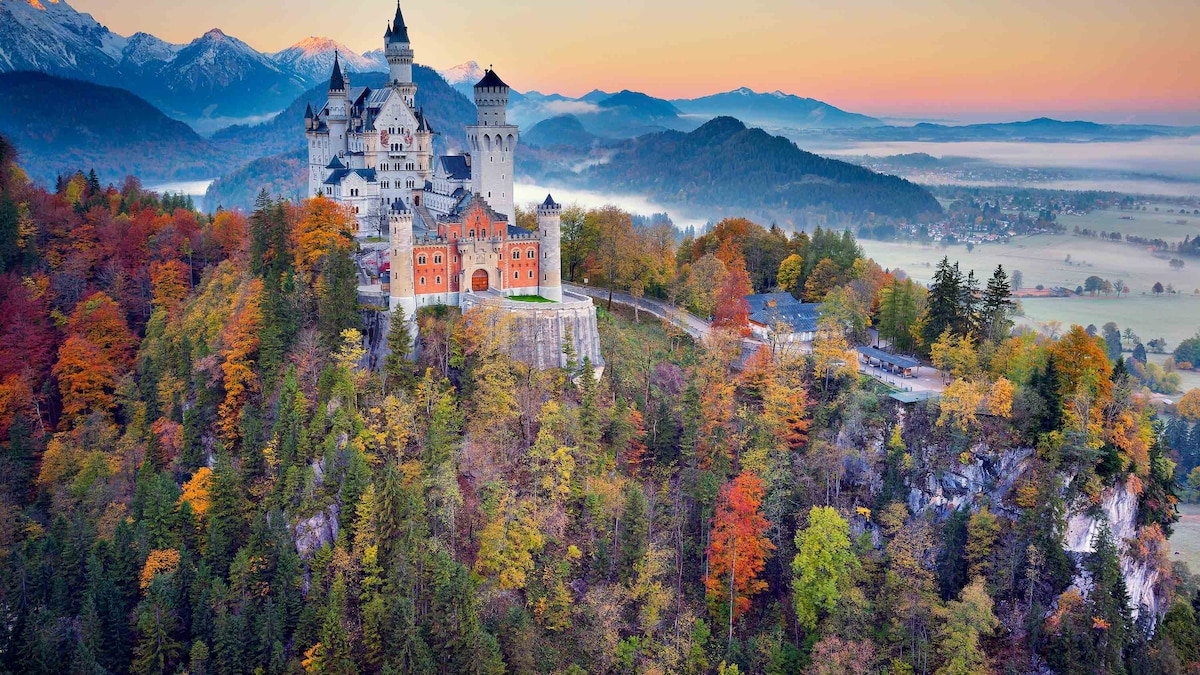 Top 10 Castles of Europe | National Geographic