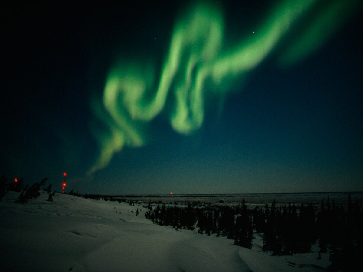 Auroras Article, Magnetic Storms Information, Auroral Activity Facts ...