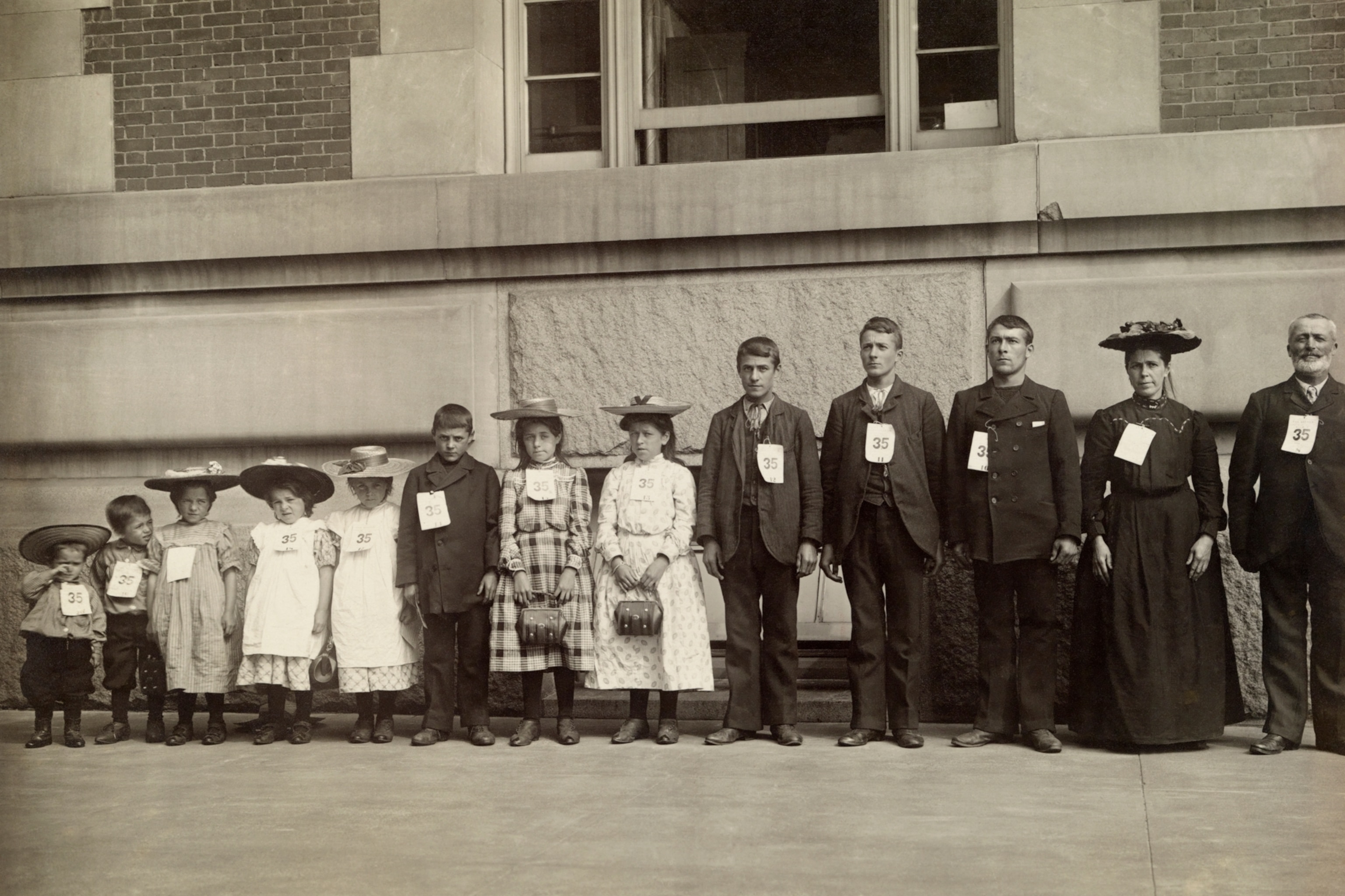 This Is What Immigration Looked Like in 1917