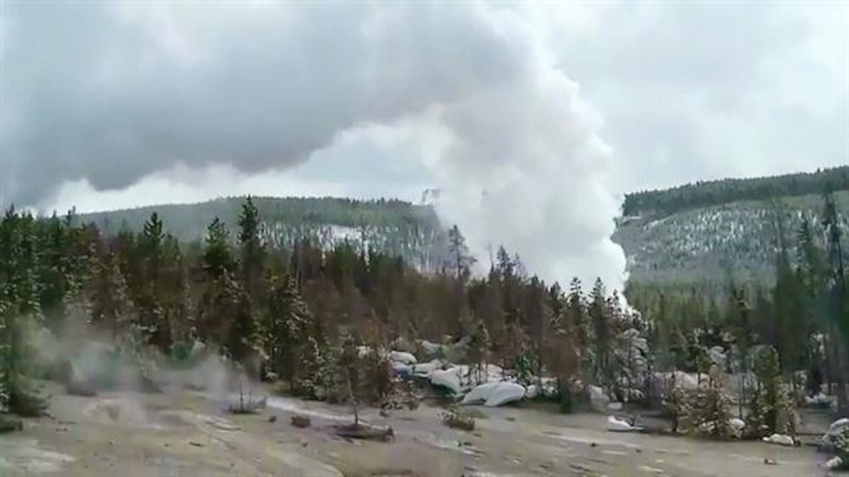 Yellowstone's Fitful Steamboat Geyser Has Spate of Eruptions | National ...