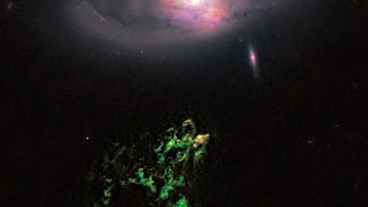 Glowing, Green Space Blob Forming New Stars, Hubble Shows | National ...