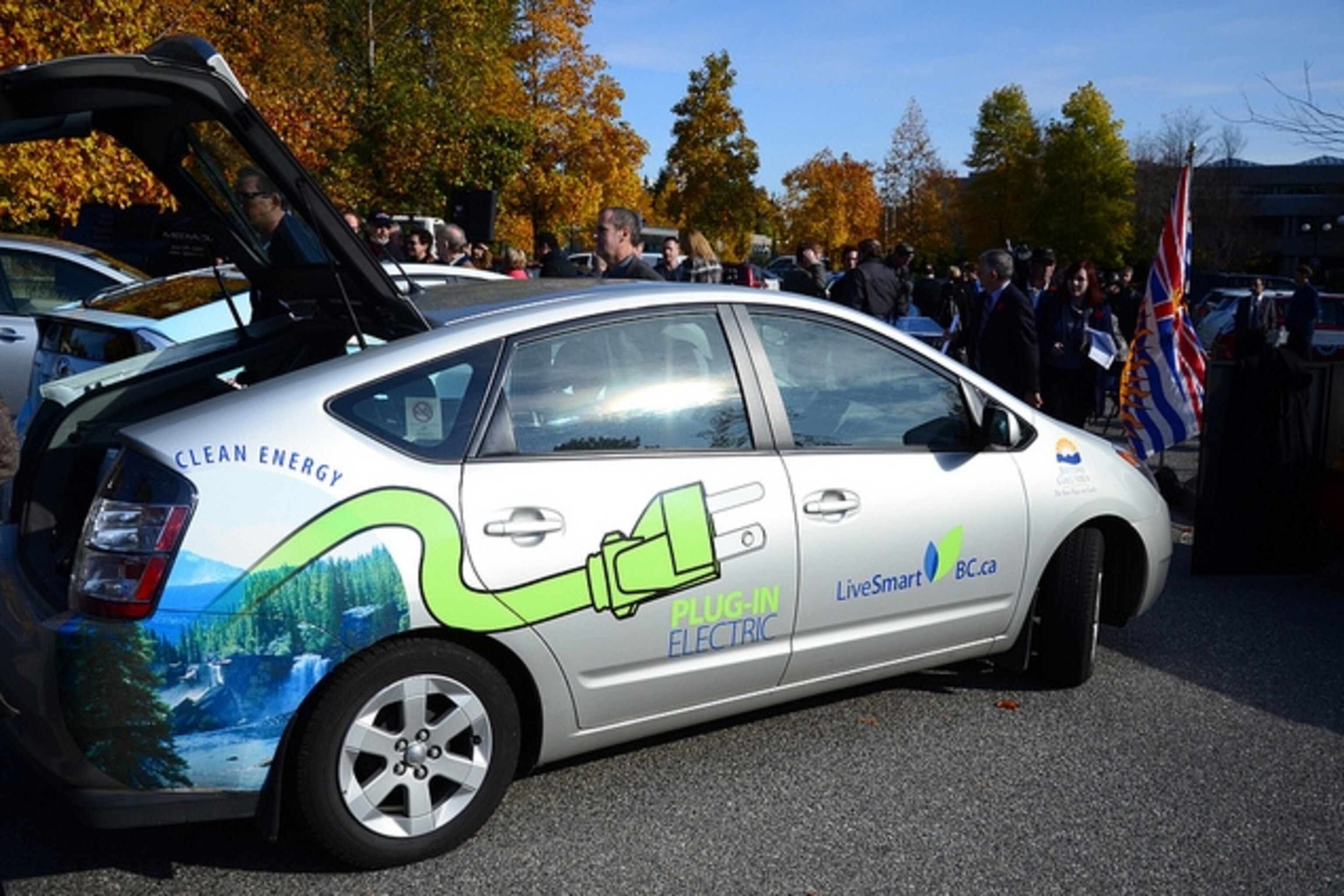 More Green Energy Equals More Green-Car Buying