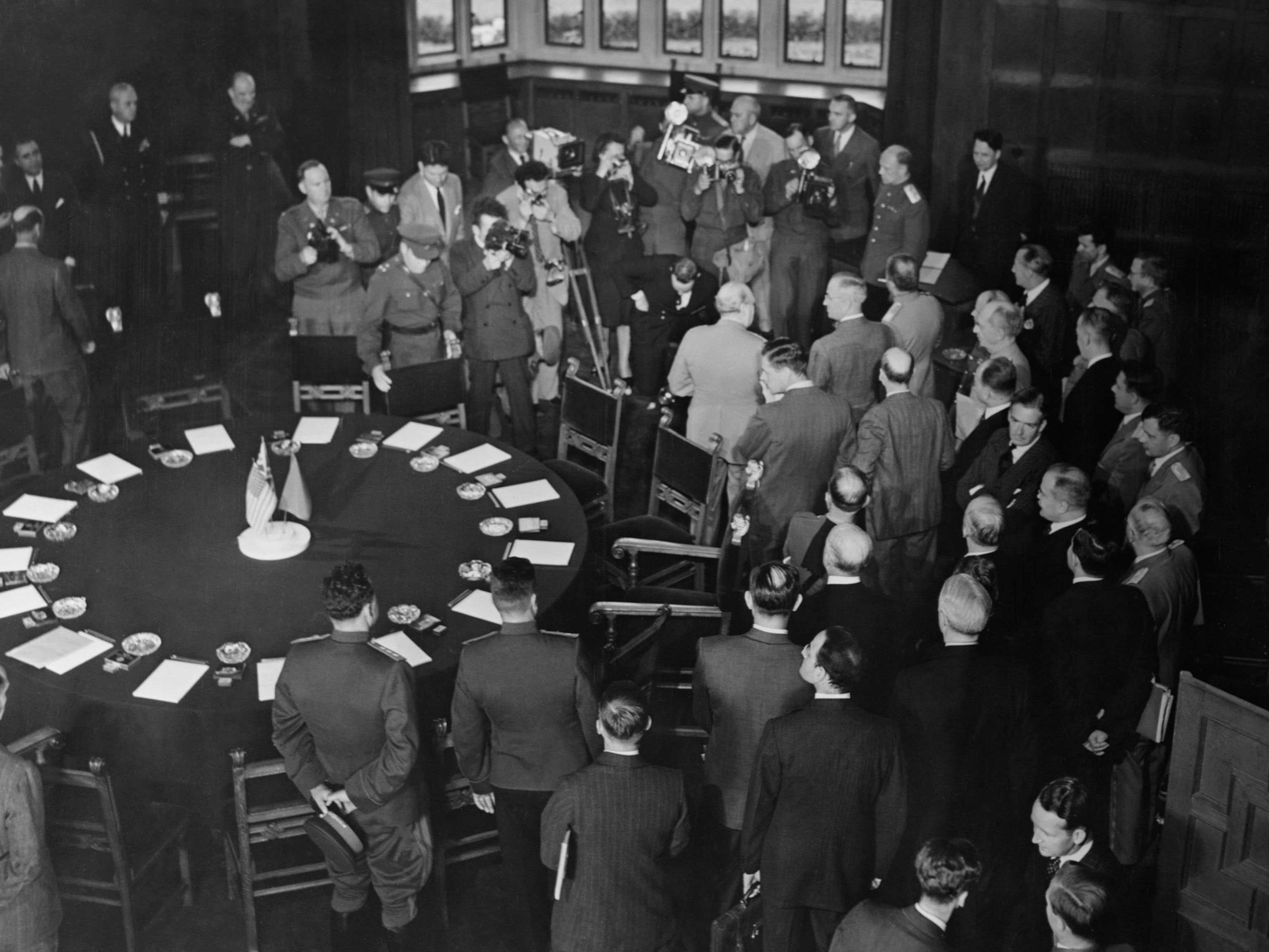 Cold War facts and information