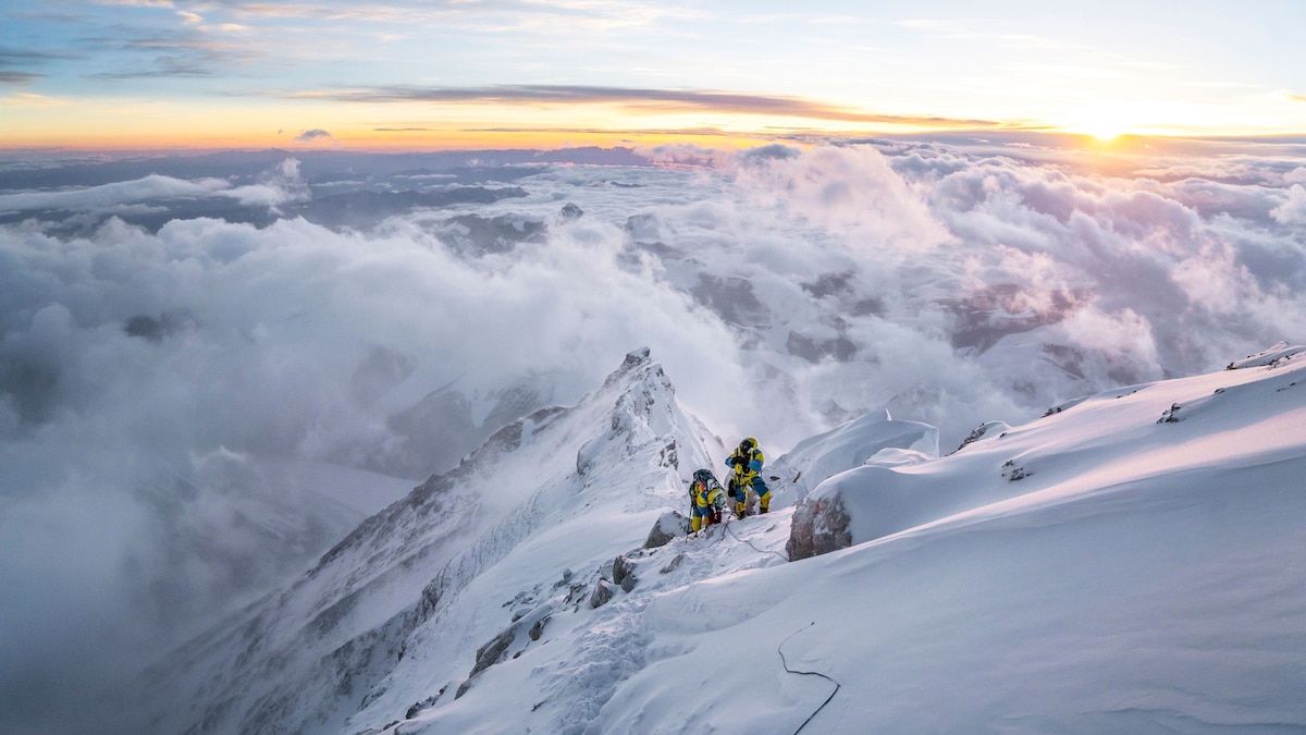 Cory Richards returns to Everest to attempt rare, historic ascent ...
