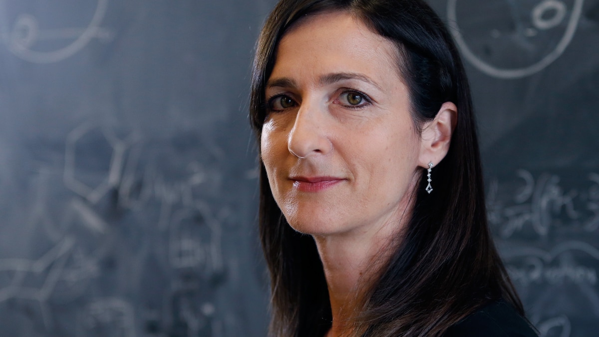 MacArthur Genius Searching for Signs of Life on Exoplanets | National ...