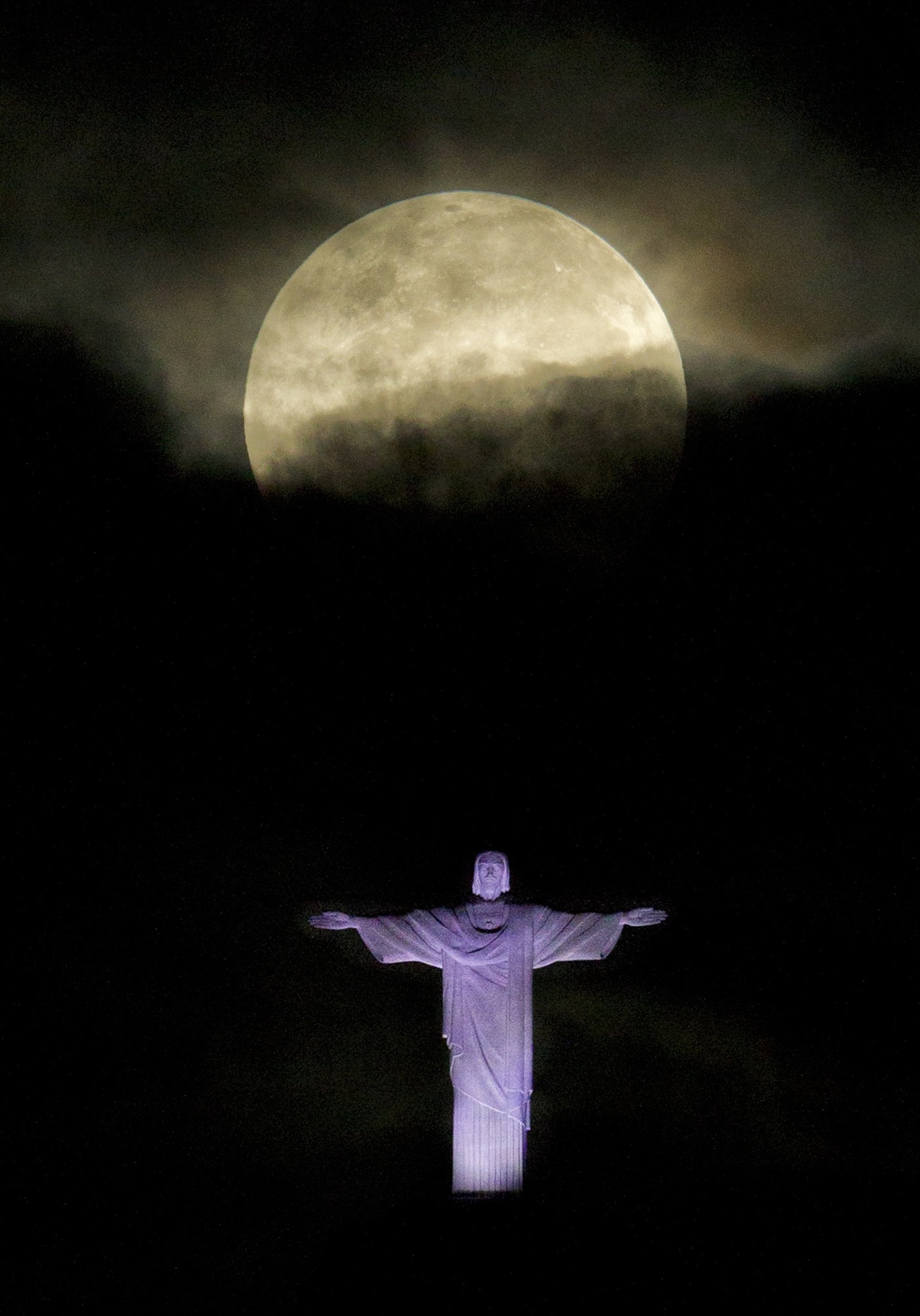 Supermoon Pictures: Best Shots of Year's Biggest Full Moon | National ...