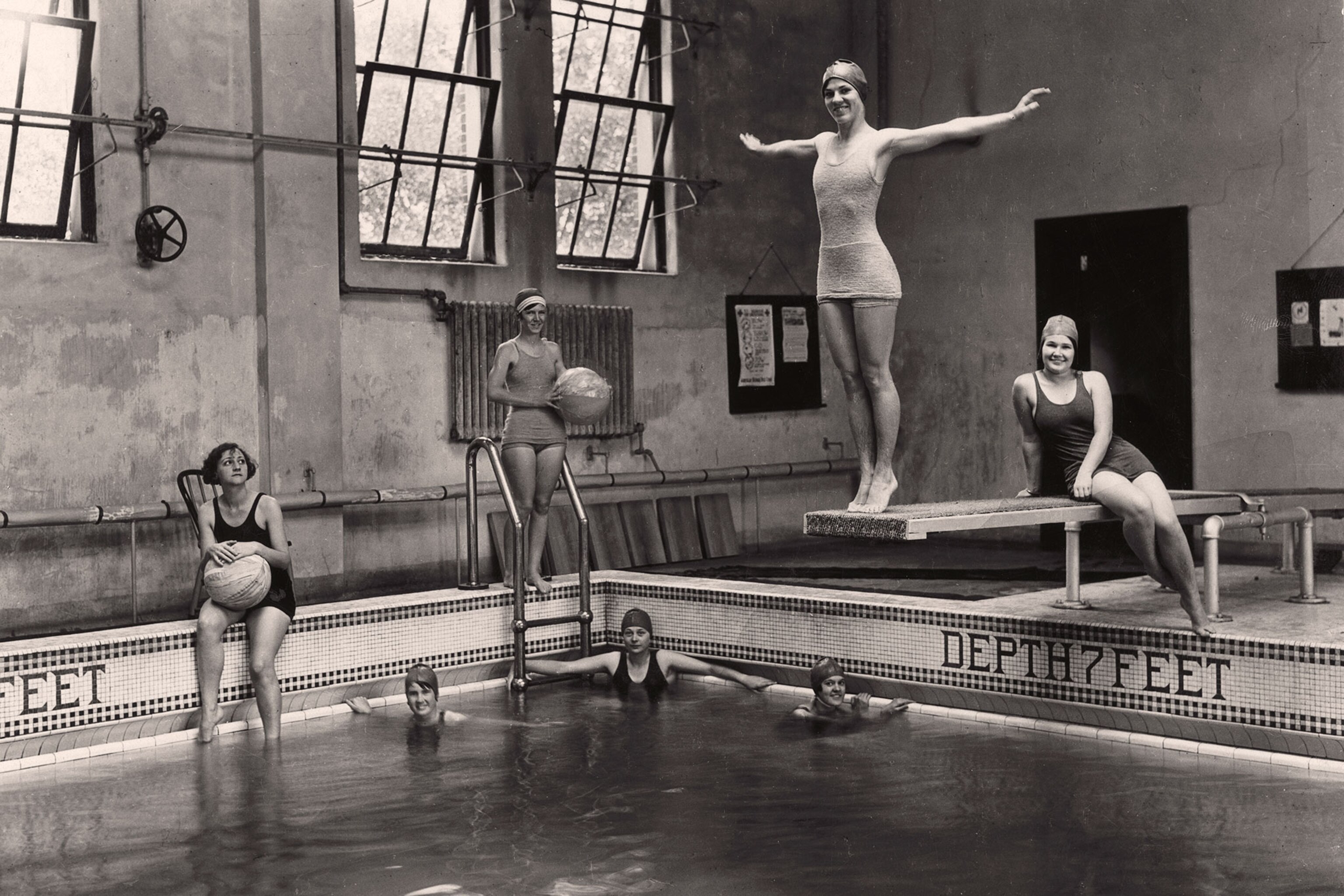 35 Vintage Pictures Celebrate School Around the World