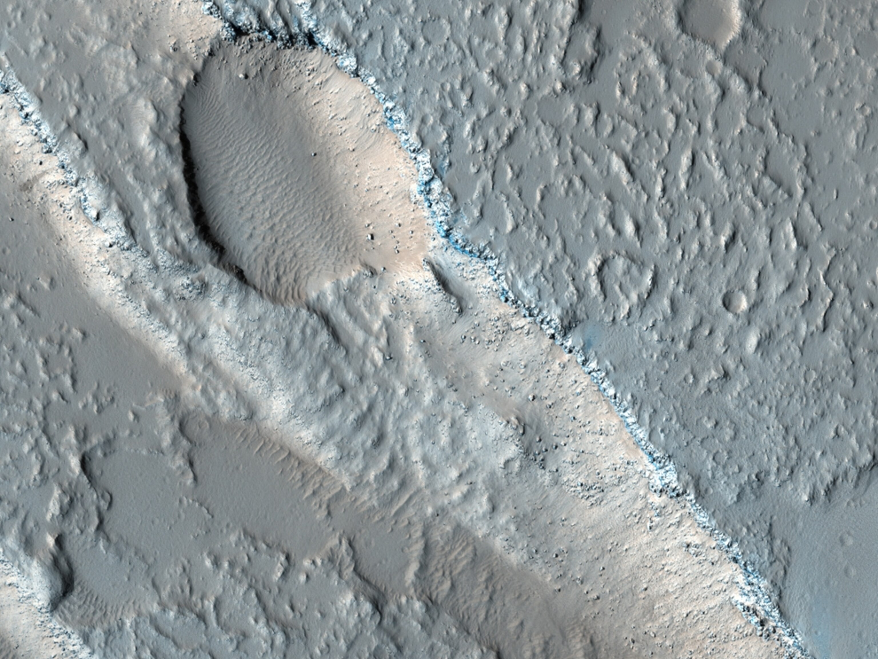 Pictures: Giant Mars Pits Revealed in Sharp Detail