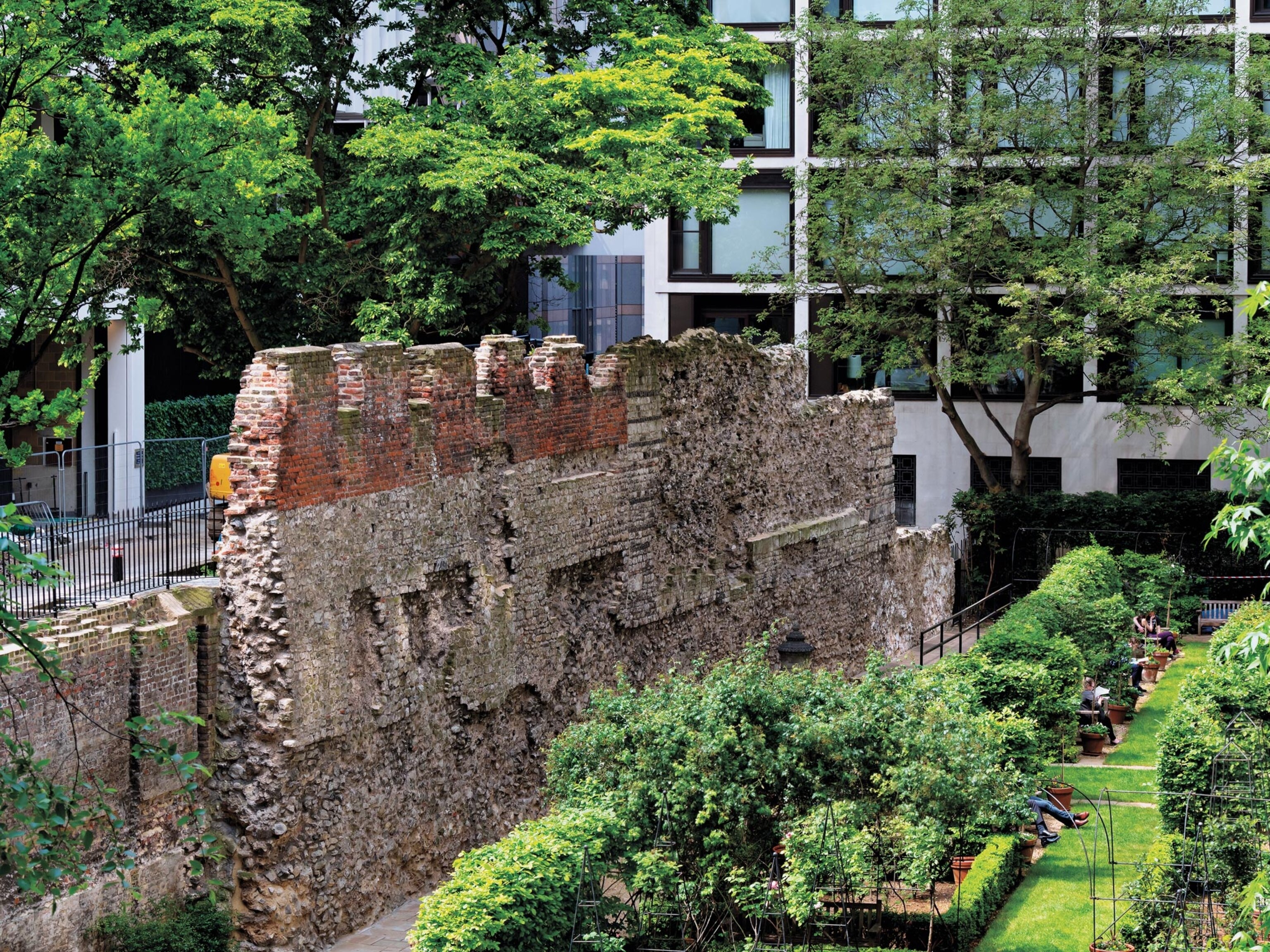 The mystery of London's elusive Roman amphitheater