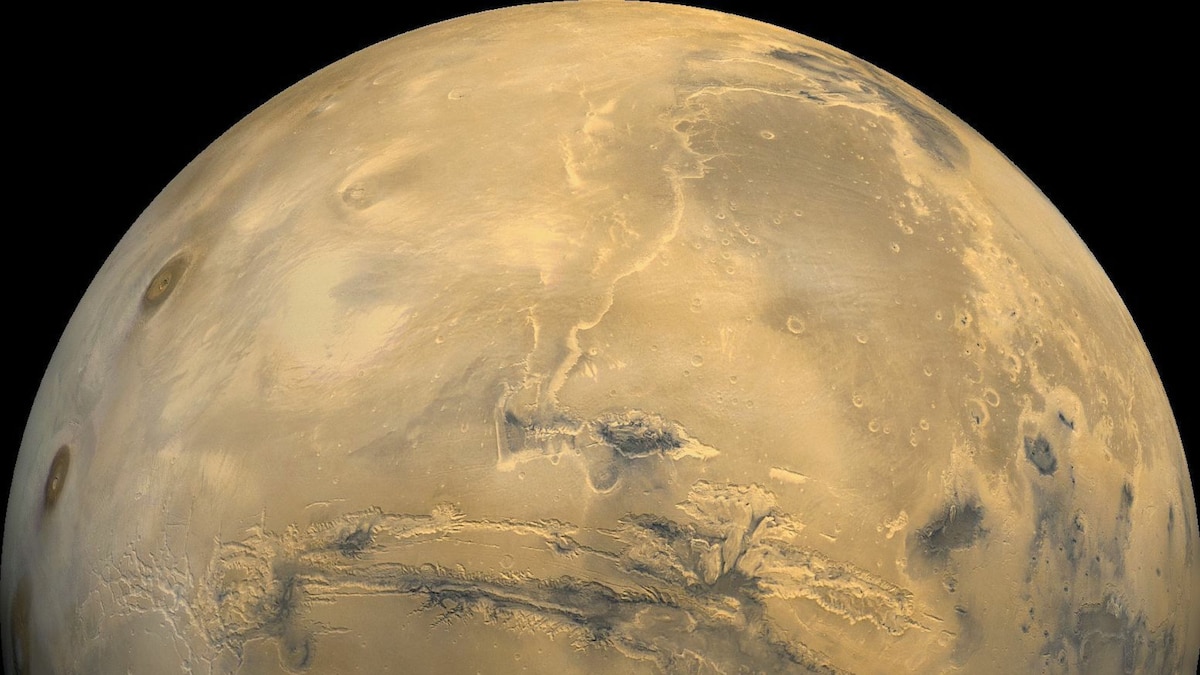 Want Humans on Mars? Start With a Martian Space Station. | National ...