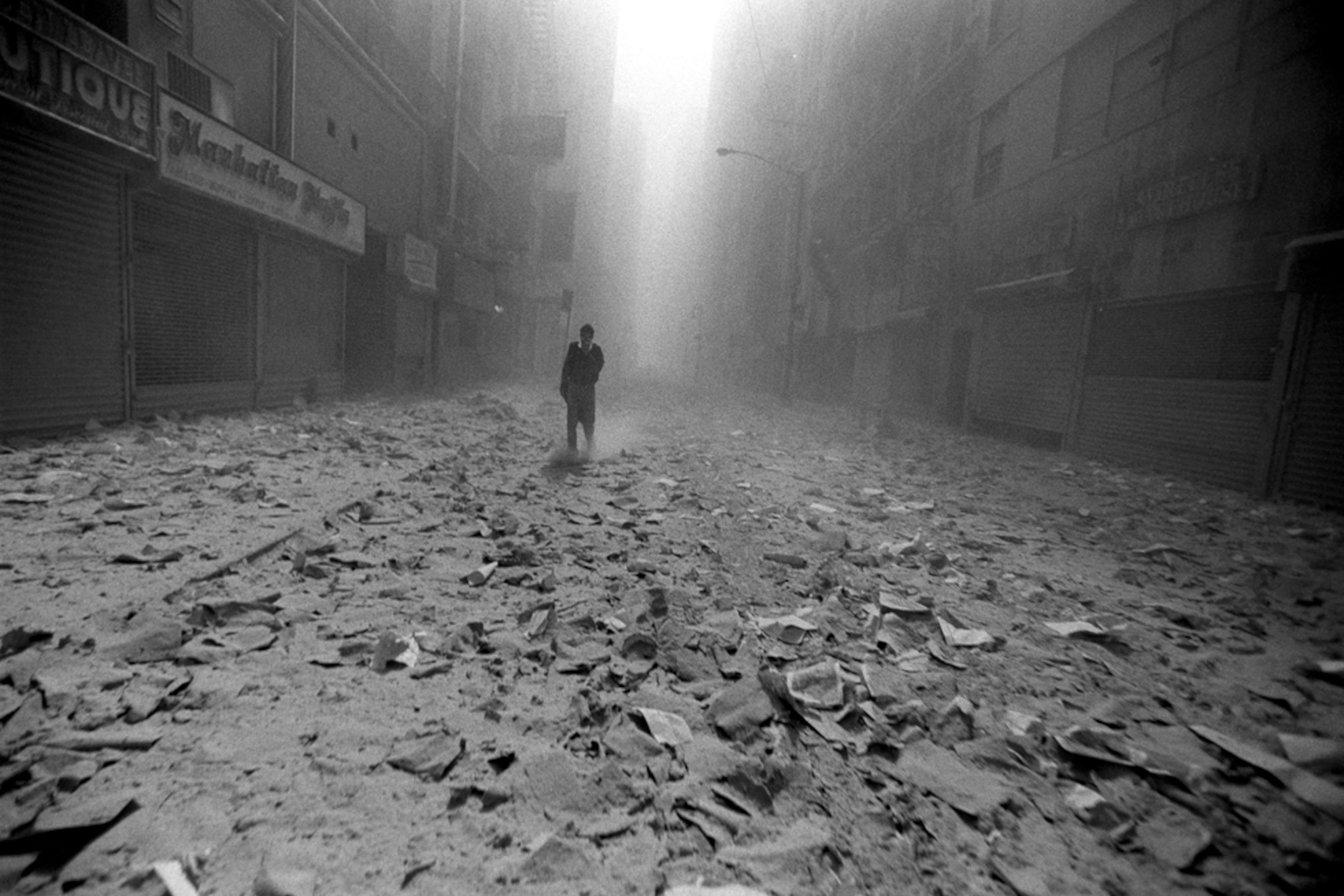 This Never Before Seen Photo Captures Grief of 9/11