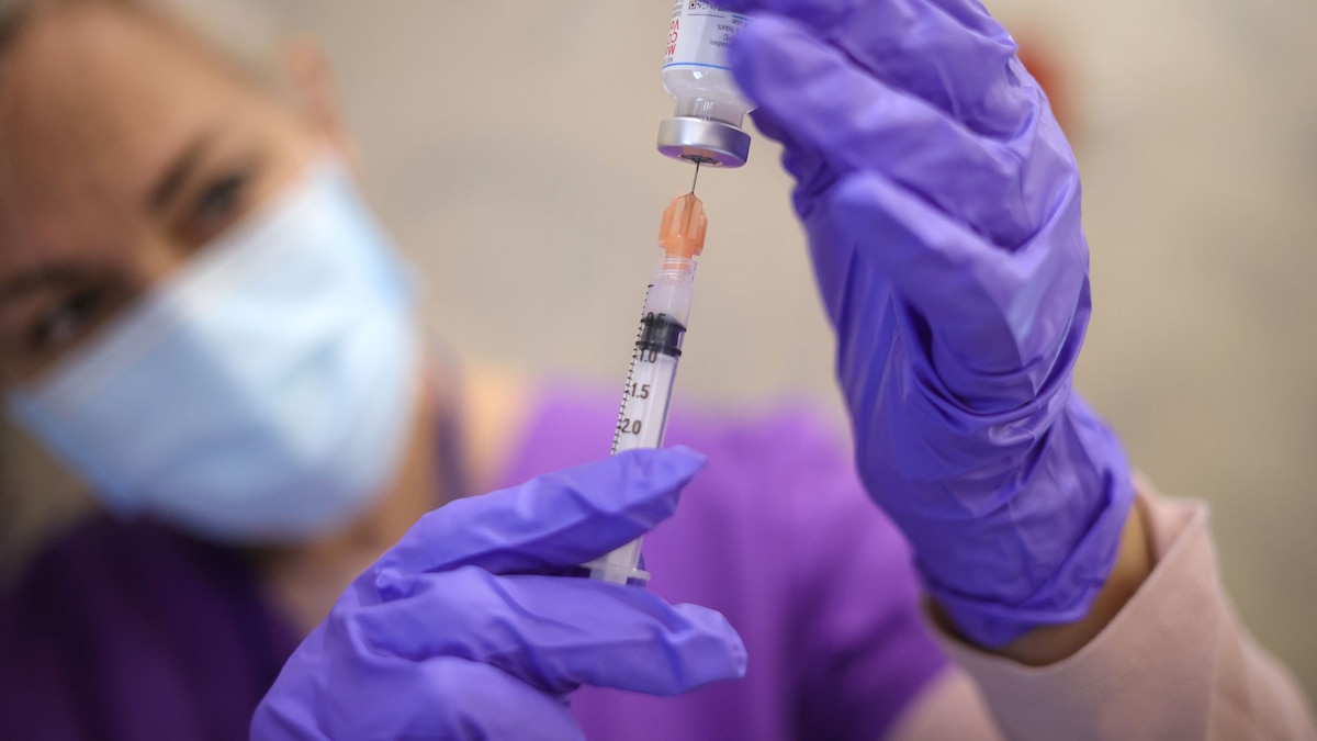 How full FDA approval could pave the way for COVID-19 vaccine mandates ...