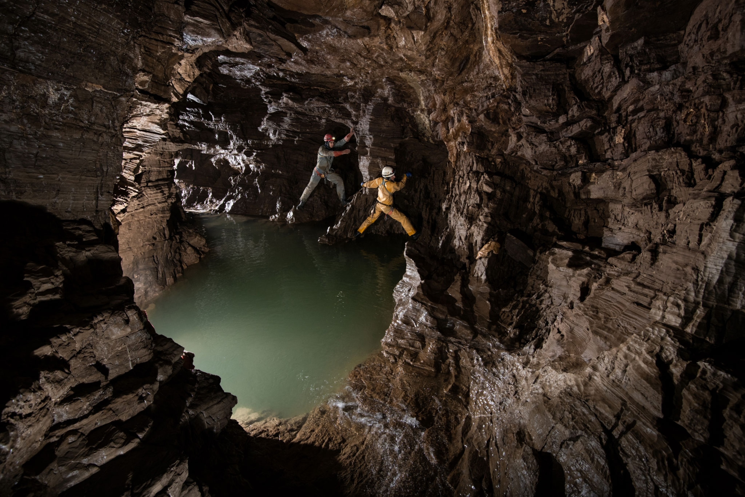 Epic flood sends cavers scrambling for their lives in the world's ...