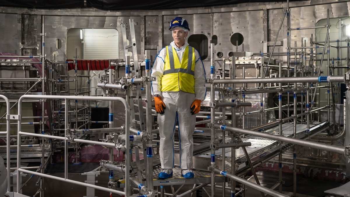 Nuclear fusion powers stars. Could it one day electrify Earth ...