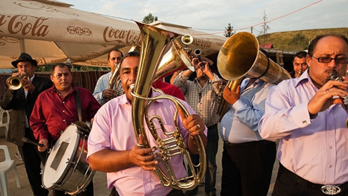A Rough Guide to Roma Music | National Geographic