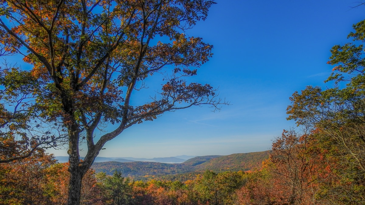 This trail may be the best way to see New England’s fall colors ...