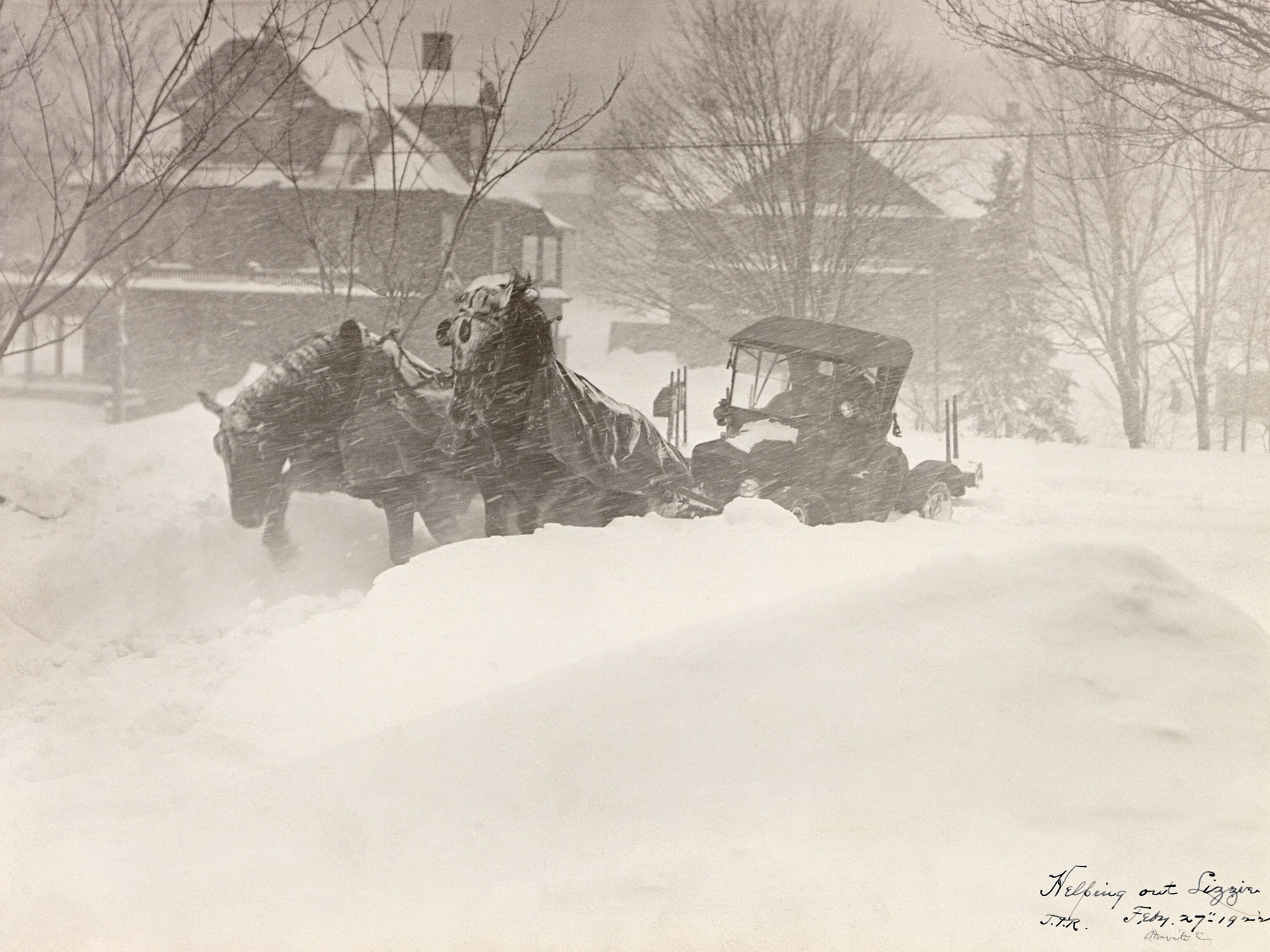 Our Favorite Vintage Photos of Winter