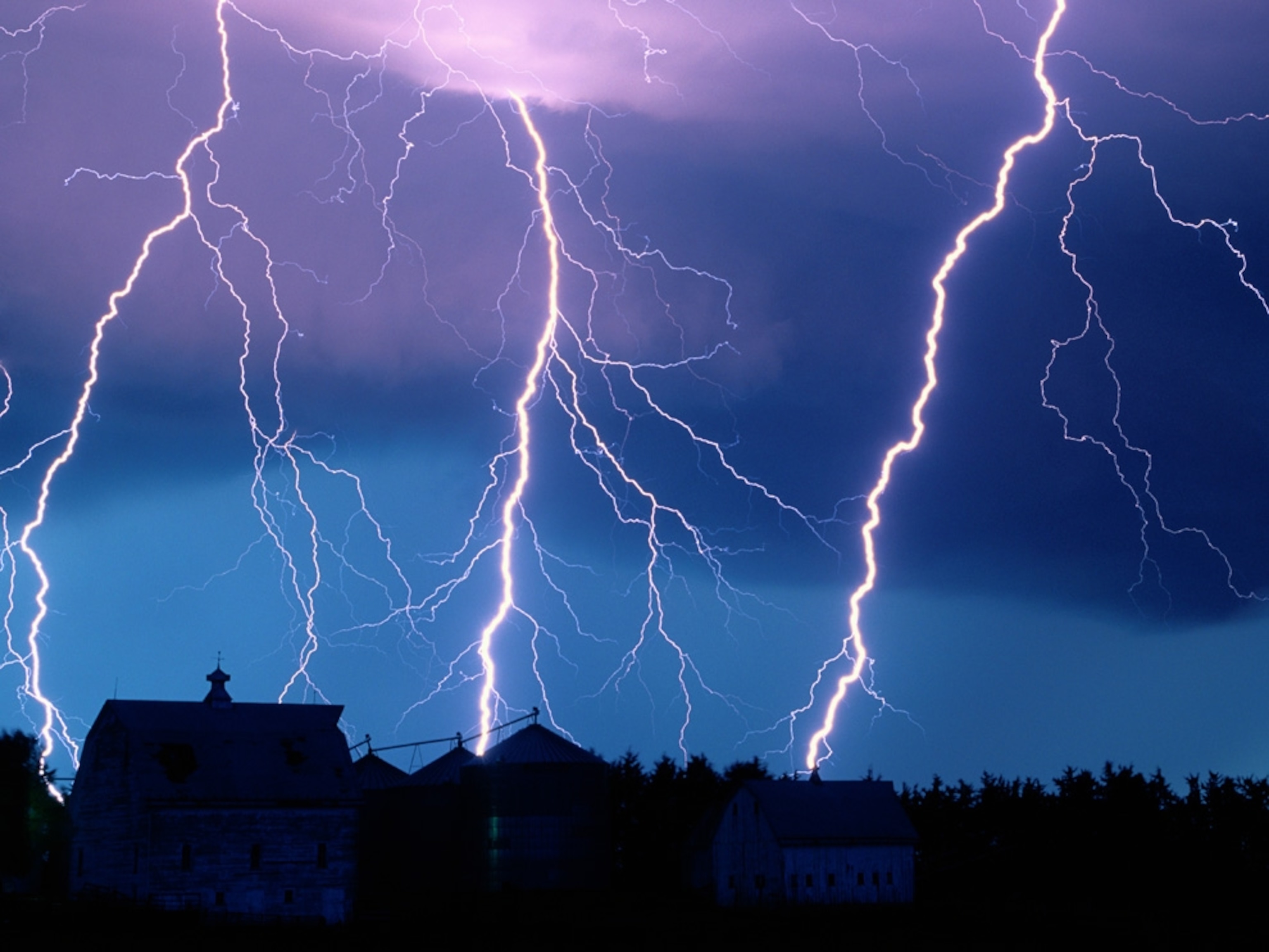Natural Disasters -- Lightning Pictures -- National Geographic