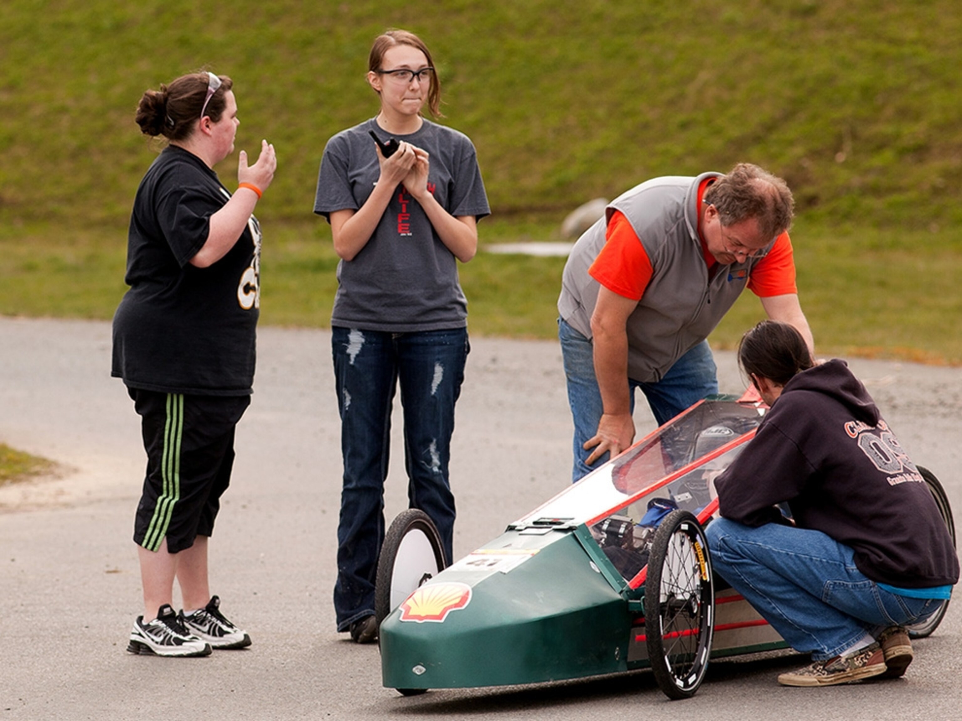 Pictures: High School 'ShopGirls' Design for the Prize | National ...